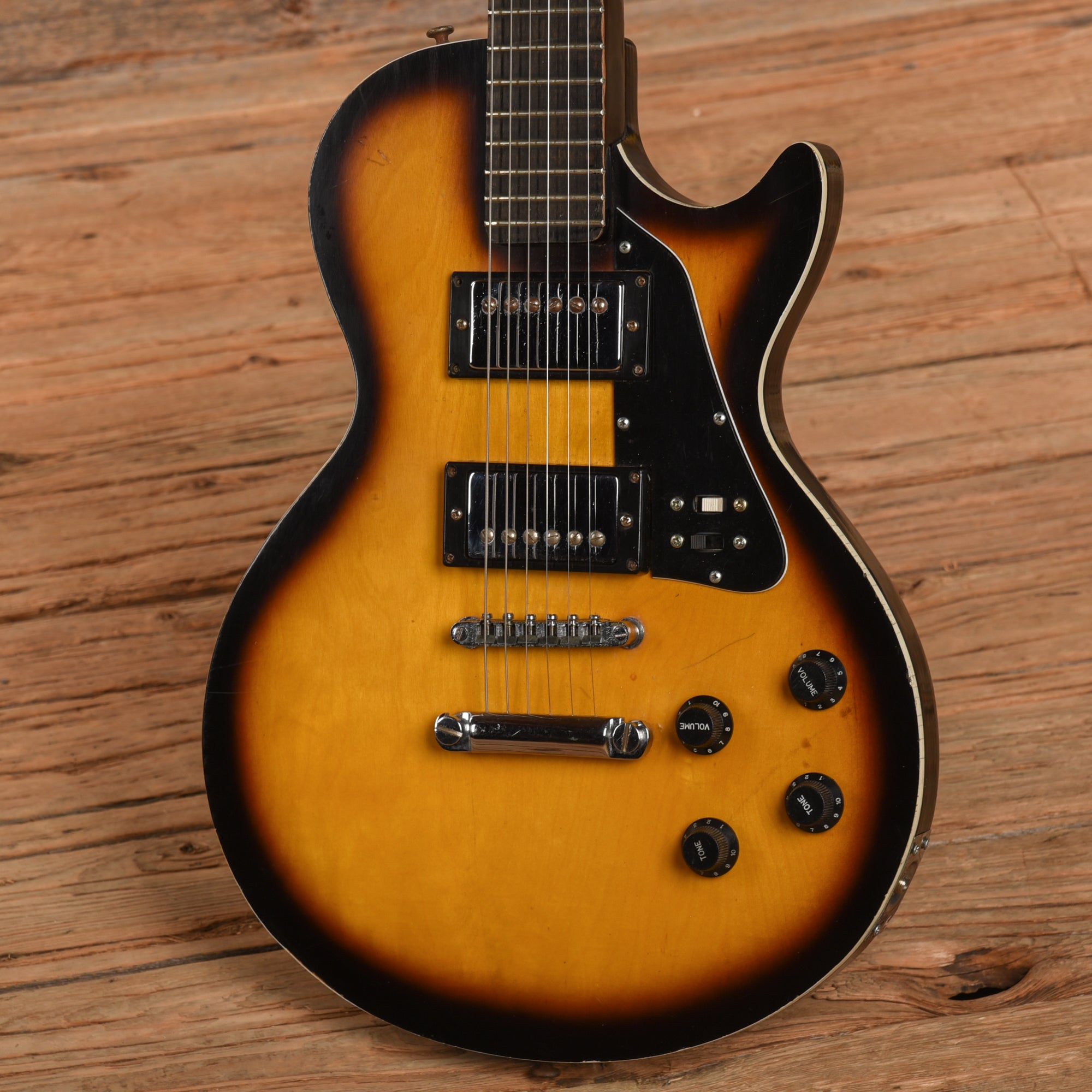 Global E70S Sunburst – Chicago Music Exchange