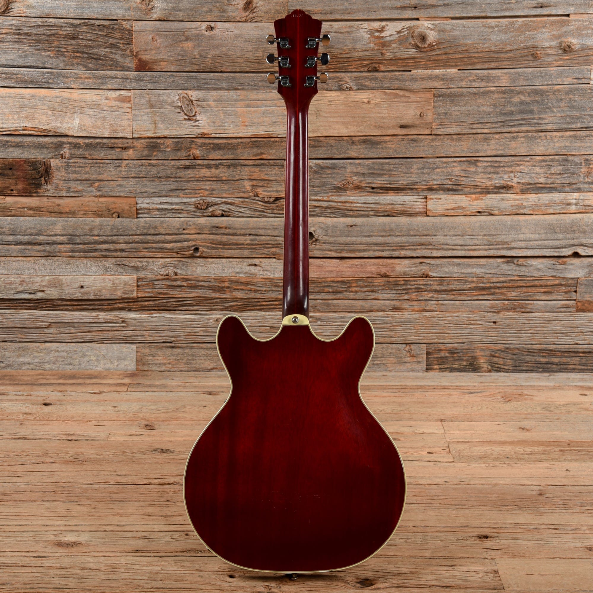 Guild Starfire IV Cherry 1975 – Chicago Music Exchange