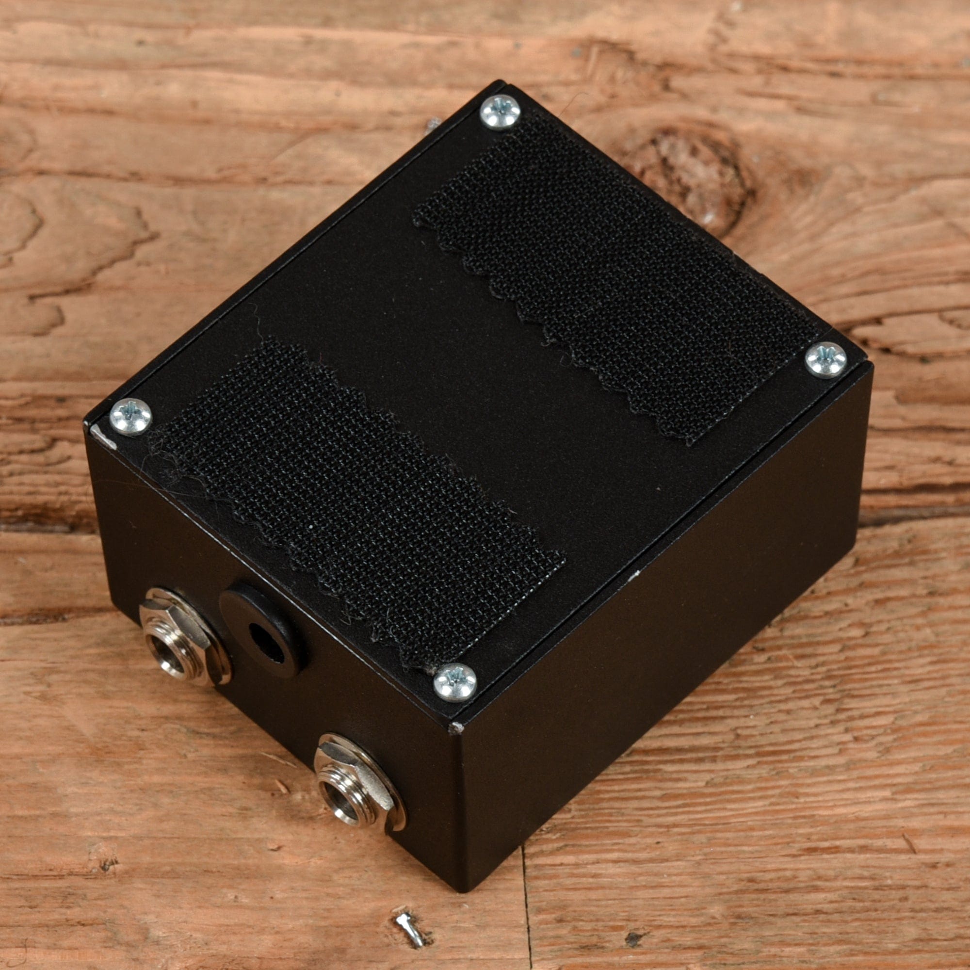 Henretta Engineering Black Hole Chorus – Chicago Music Exchange