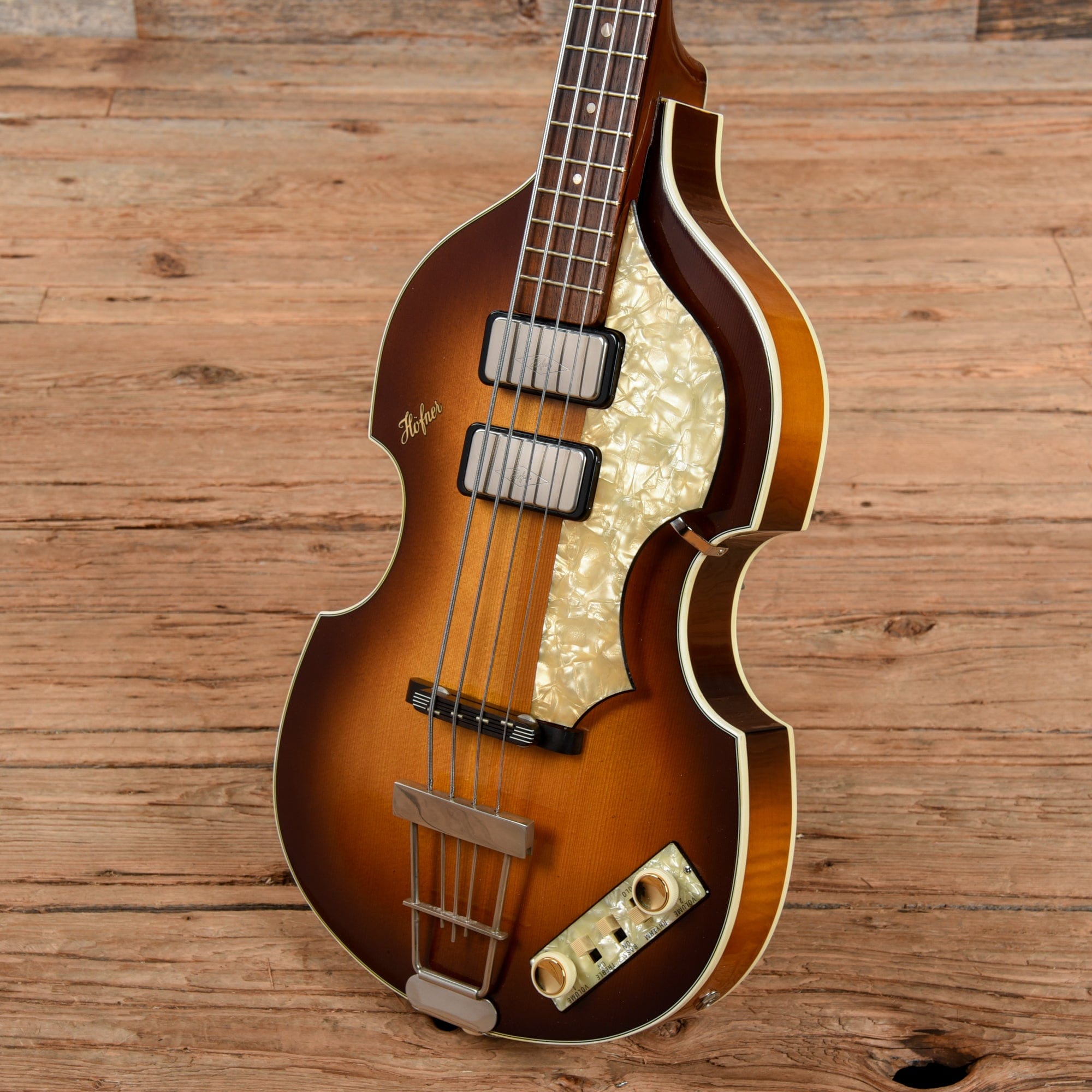 Hofner 500/1 V61 Cavern Bass Sunburst 2000 – Chicago Music Exchange