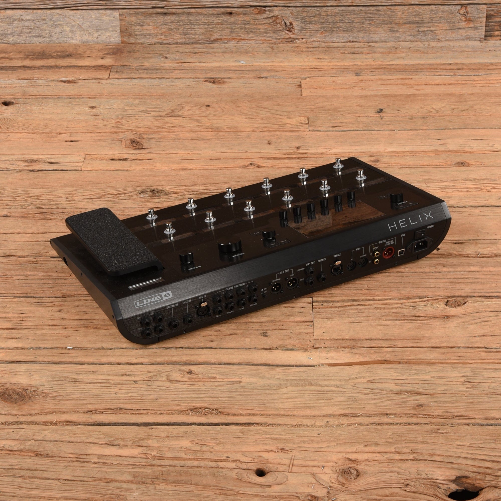 Line 6 Helix Floor Multi-Effect / Amp Modeler – Chicago Music Exchange