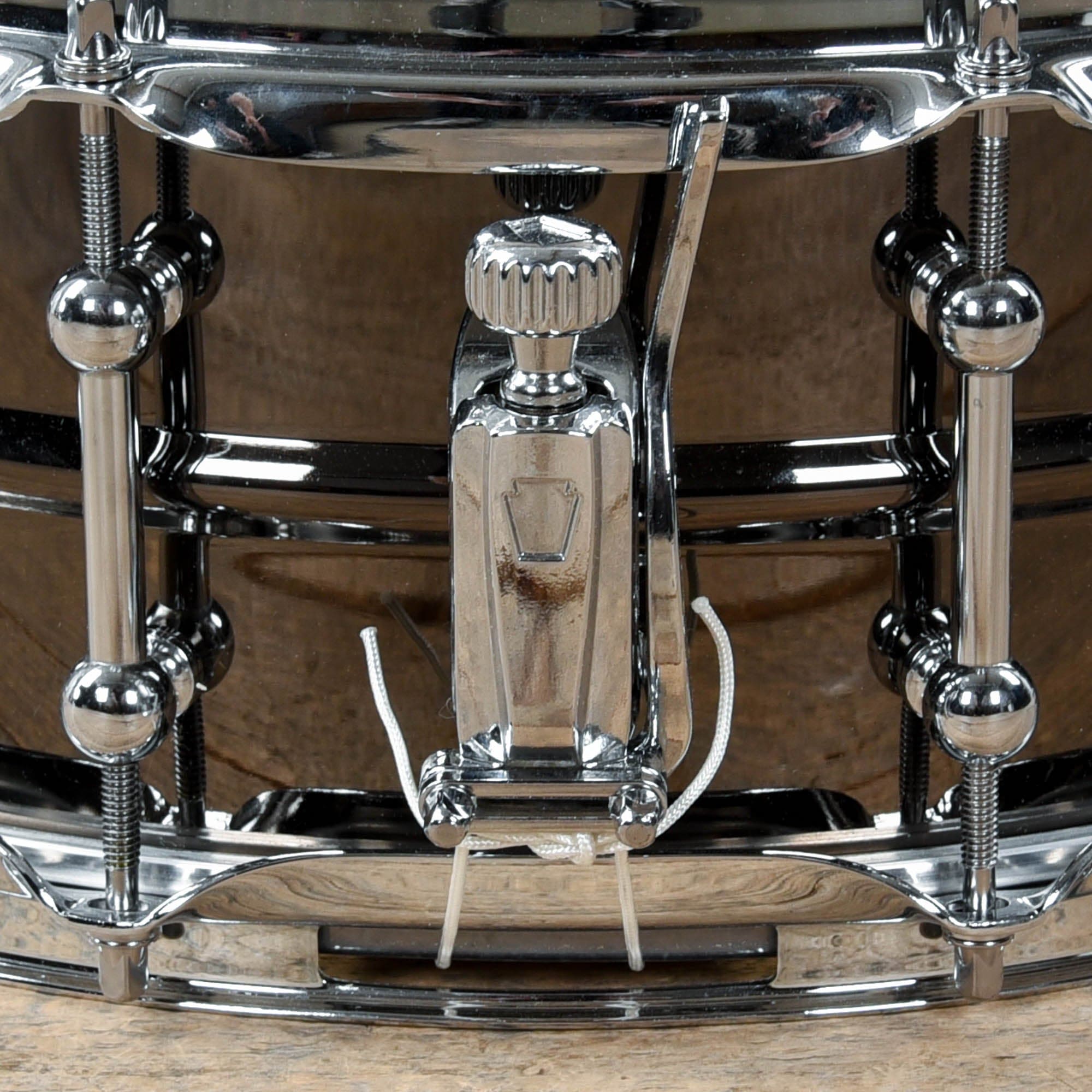 Ludwig 5.5x14 Universal Brass Snare Drum Chrome – Chicago Music Exchange
