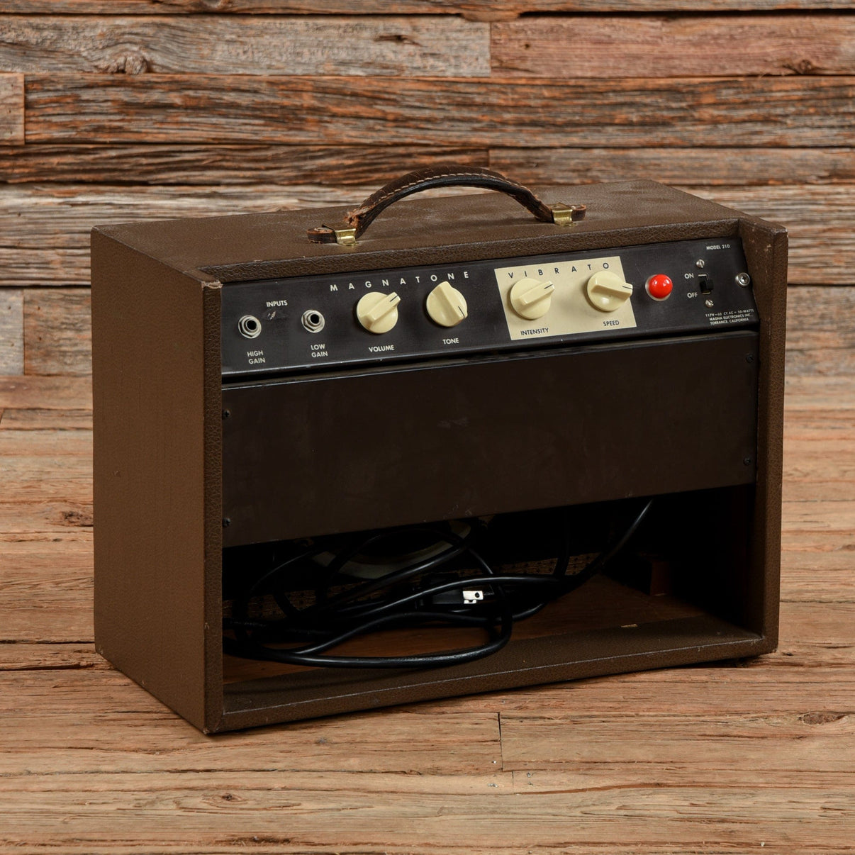 Magnatone Model 210 5-Watt 1x8" Guitar Combo Amp 1959 – Chicago Music ...