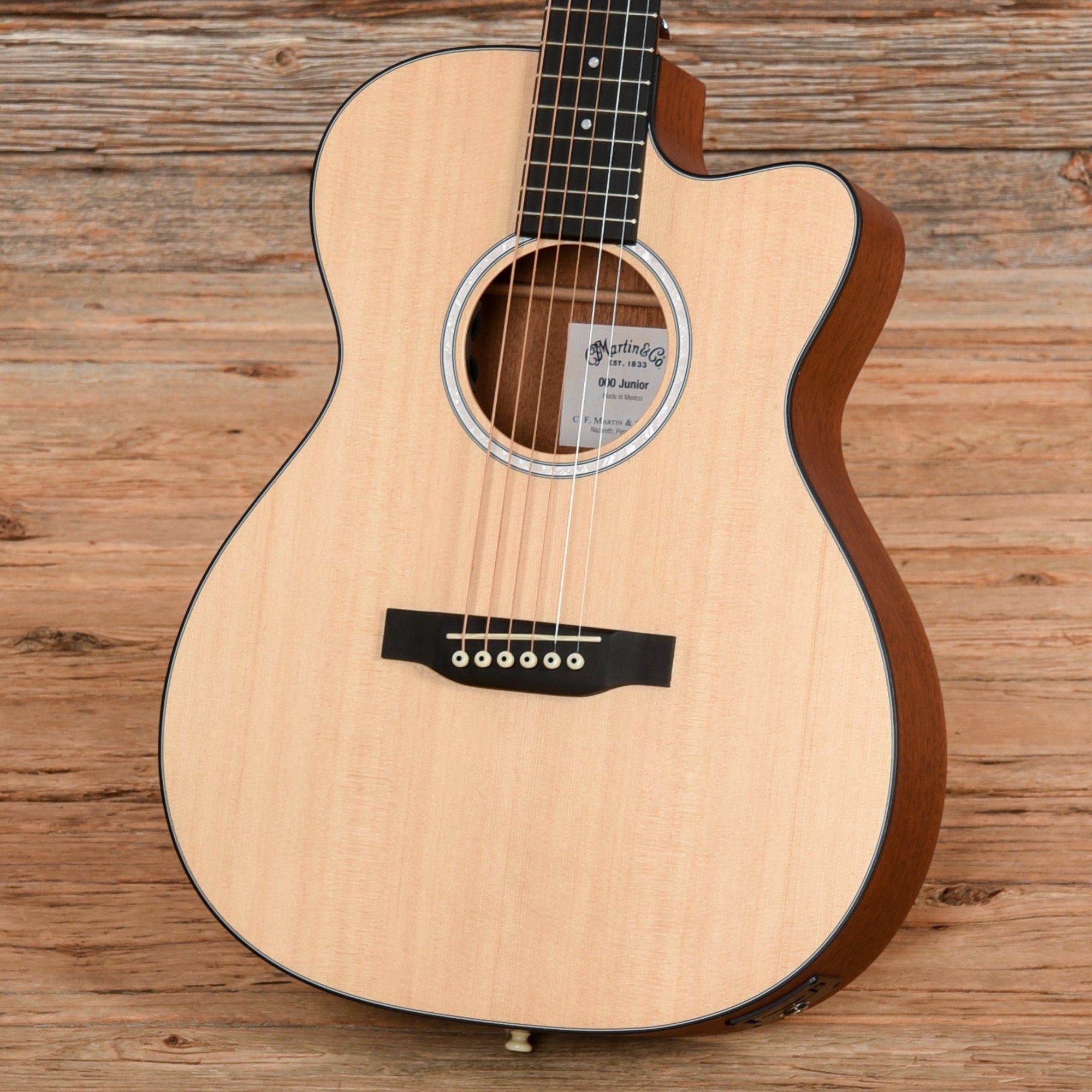 Martin 000JR-10E Natural – Chicago Music Exchange