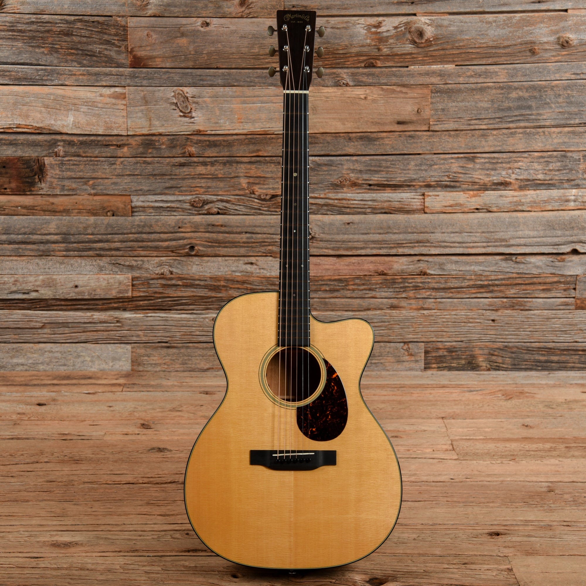 Martin OMC-18E Natural 2016 – Chicago Music Exchange