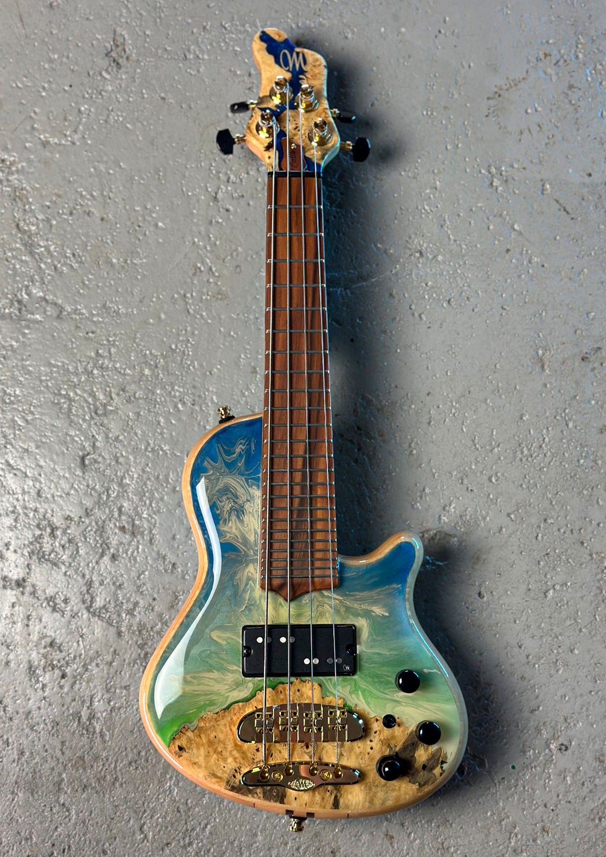 Mayones Cali Mini Bass Master Grade Buckeye Burl/Swamp Ash Trans Natur ...