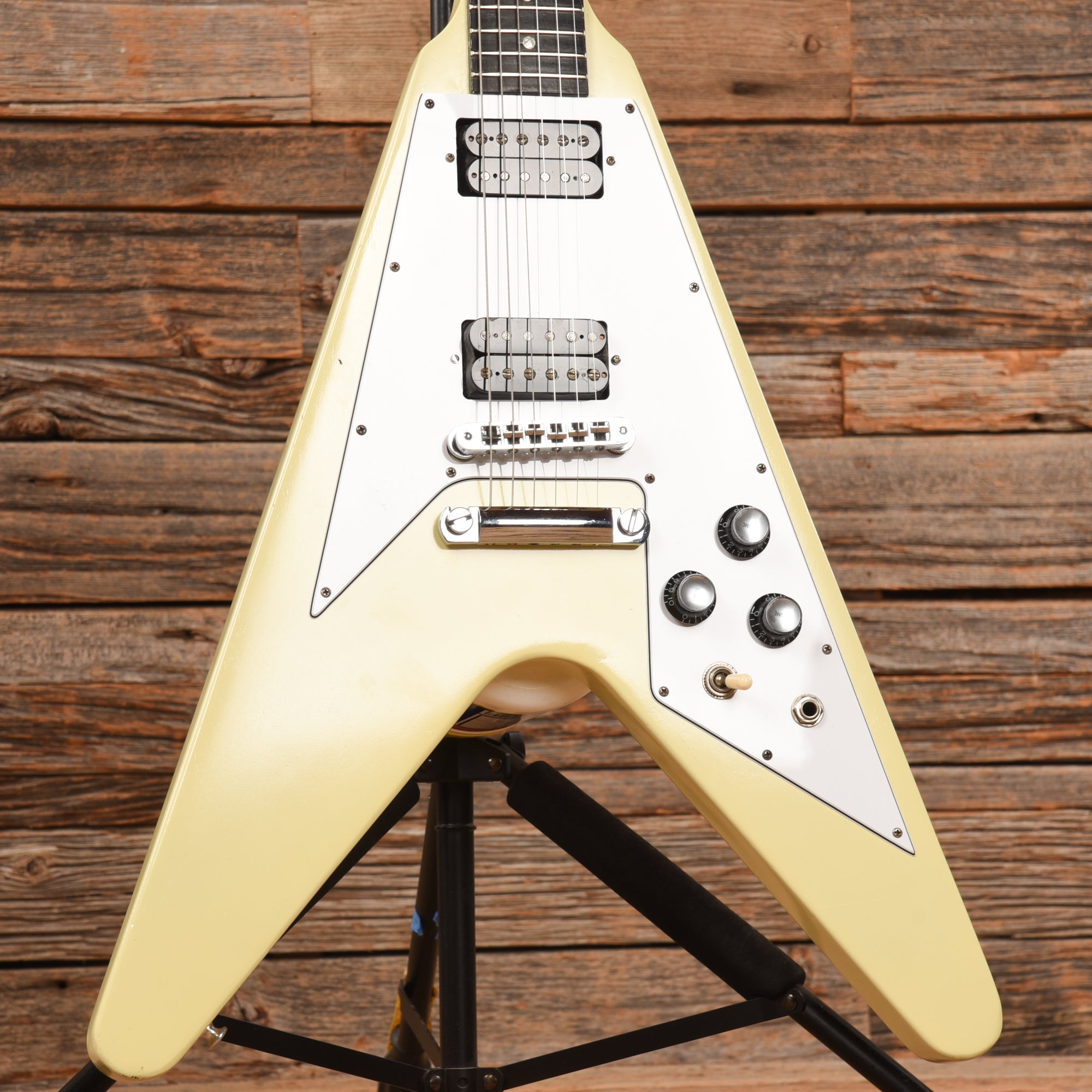 Gibson Flying V '67 Alpine White Refinish 1995 – Chicago Music Exchange