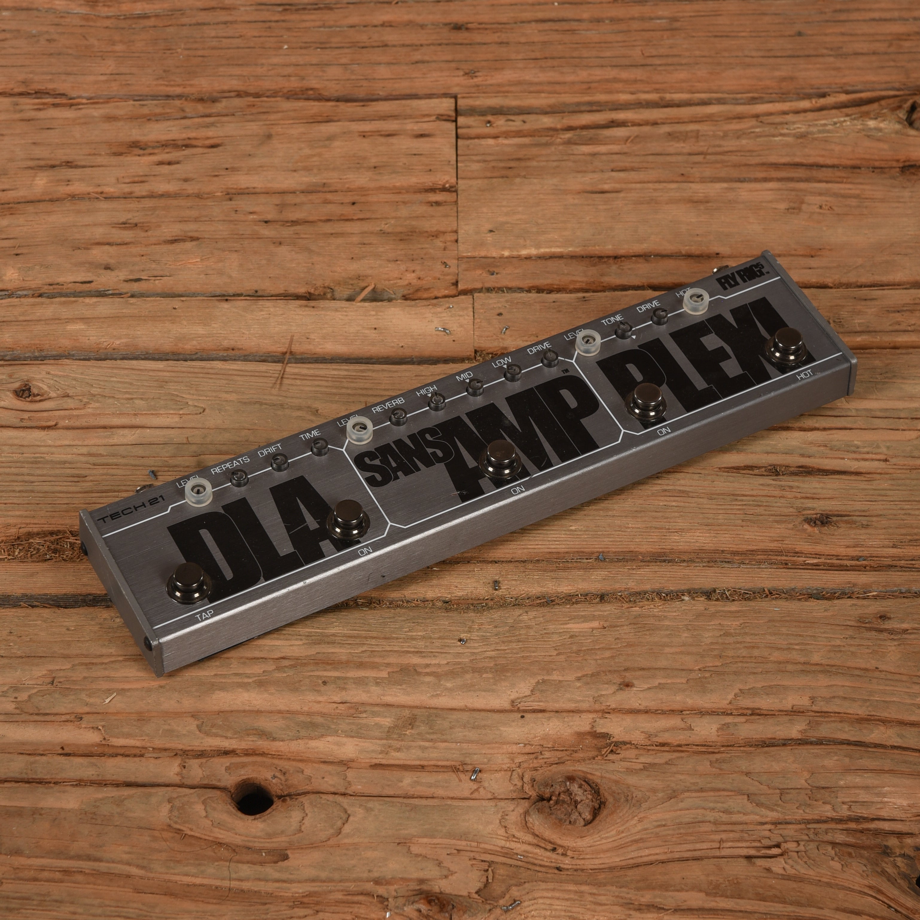 Tech 21 Fly Rig 5 – Chicago Music Exchange