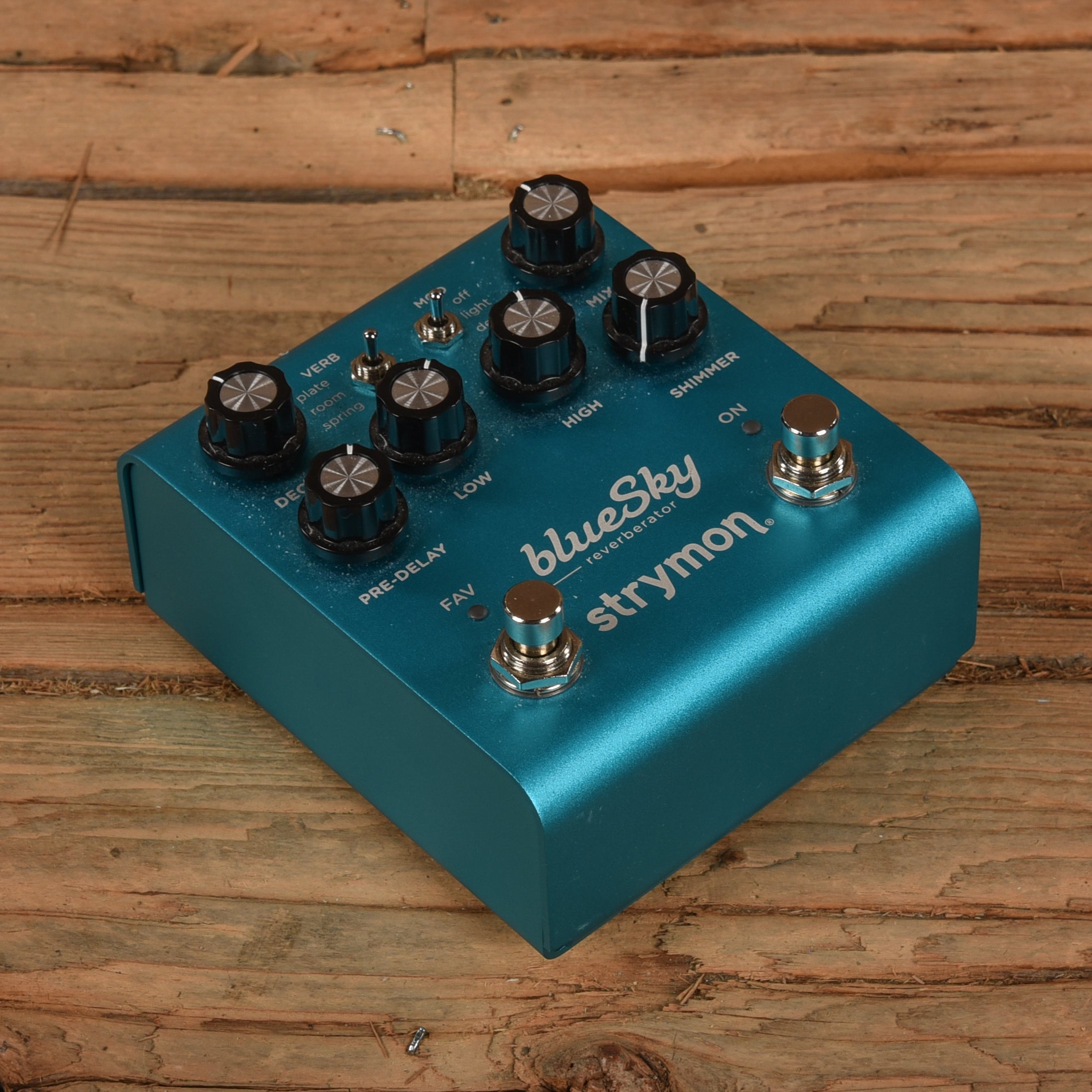 Strymon Blue Sky Reverberator V2 – Chicago Music Exchange