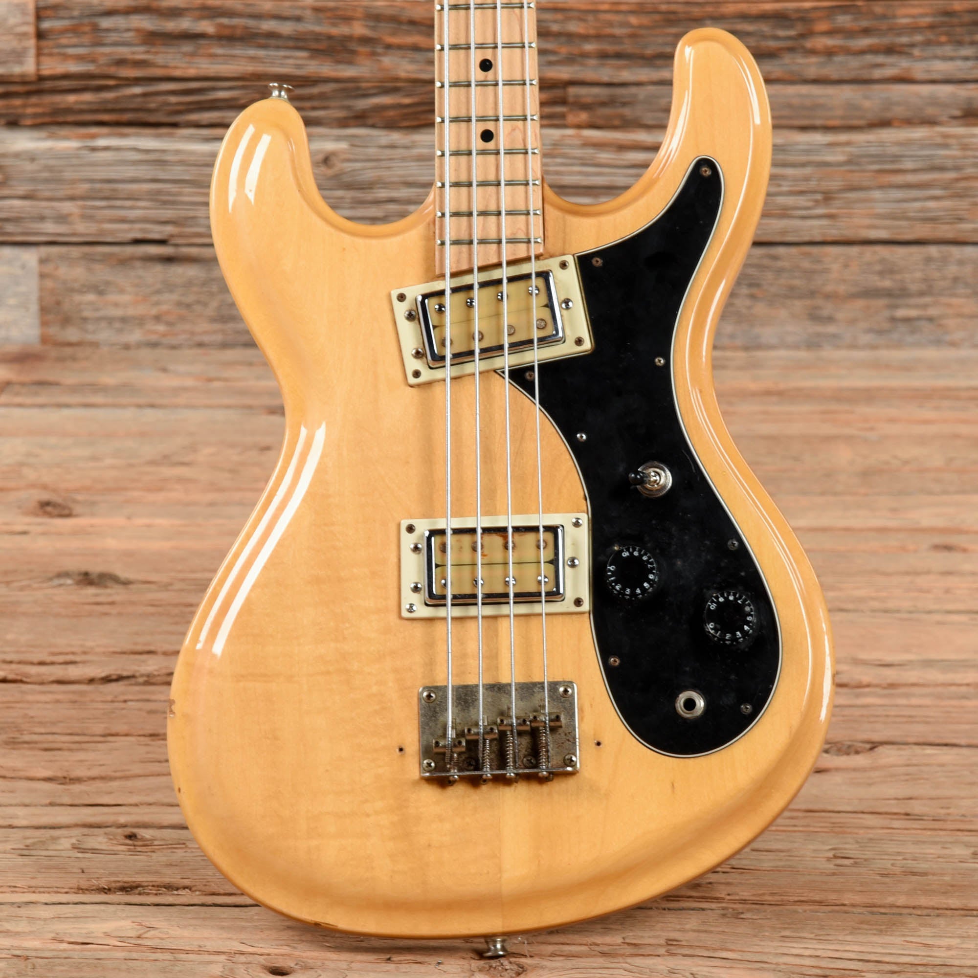 Univox High Flyer Bass Sunburst 1970s – Chicago Music Exchange