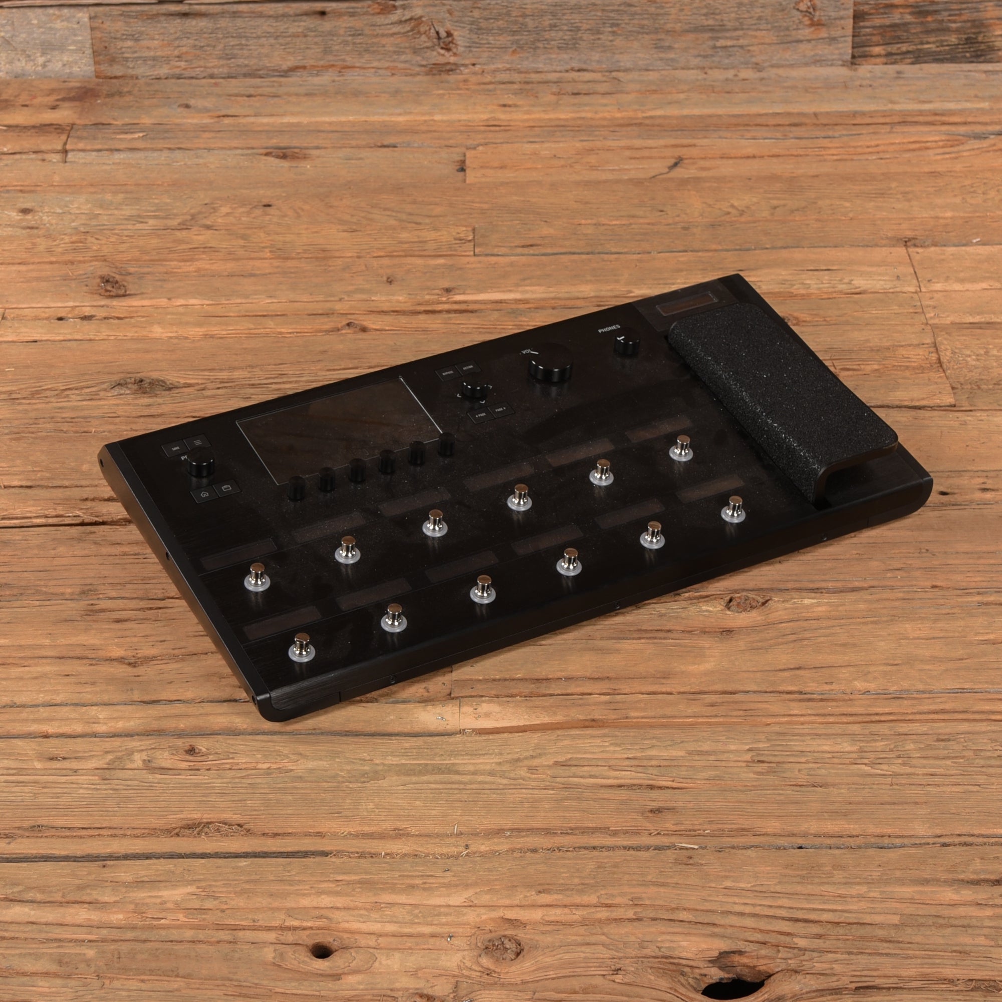 Line 6 Helix Floor Multi-Effect / Amp Modeler – Chicago Music Exchange