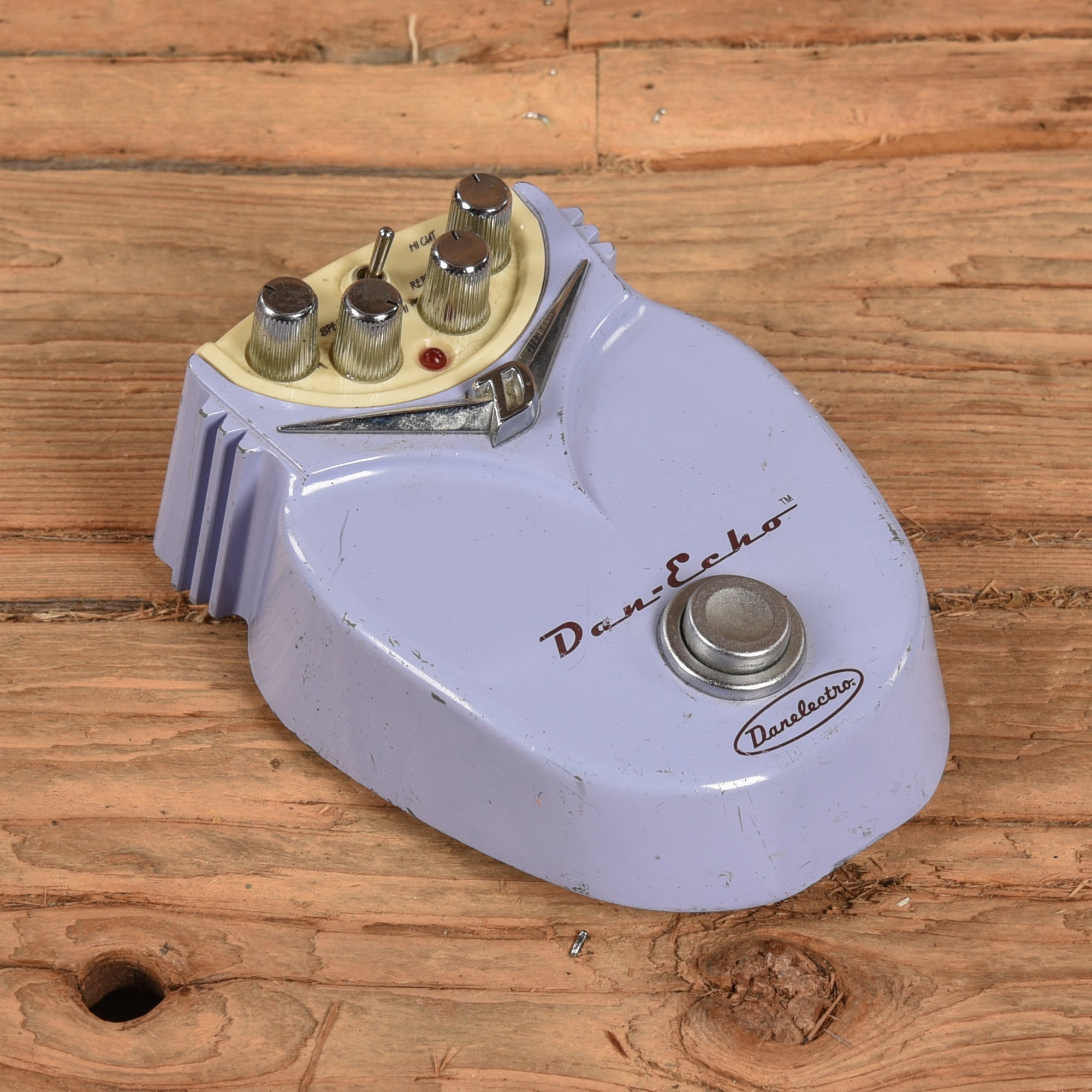 Danelectro Dan Echo – Chicago Music Exchange
