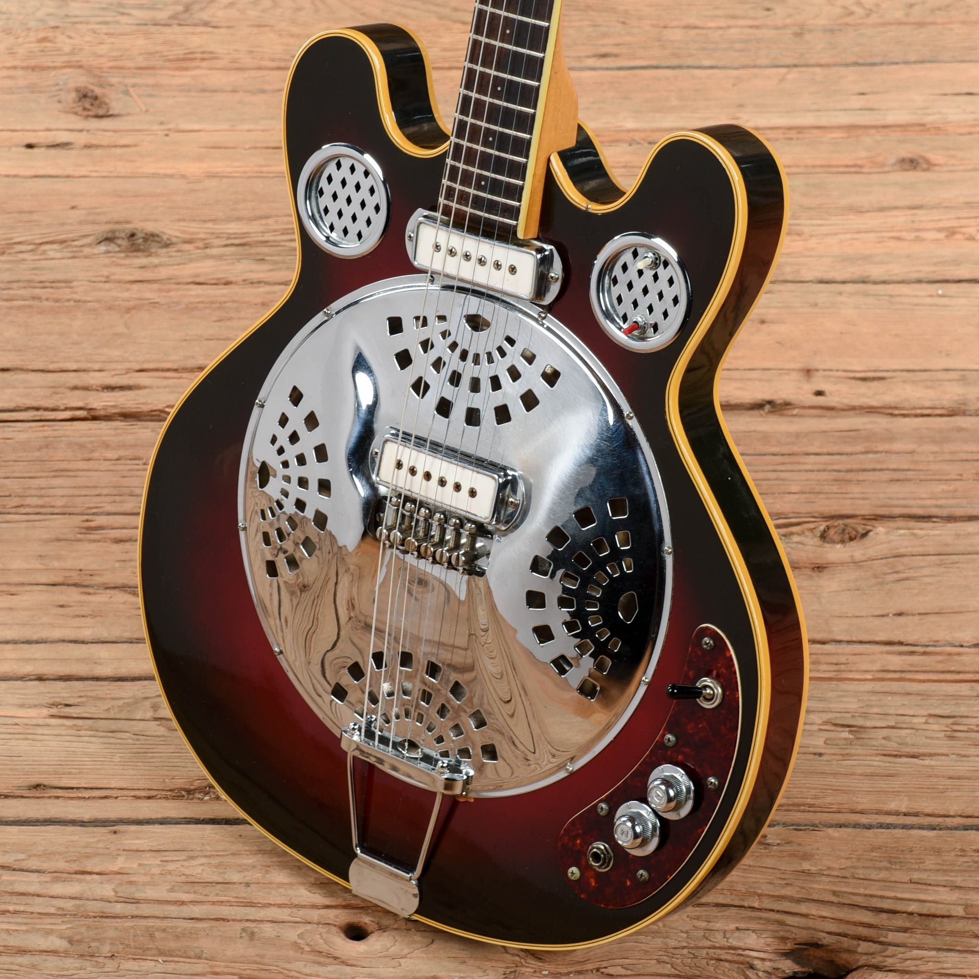Mosrite Dobro Sunburst 1967 – Chicago Music Exchange