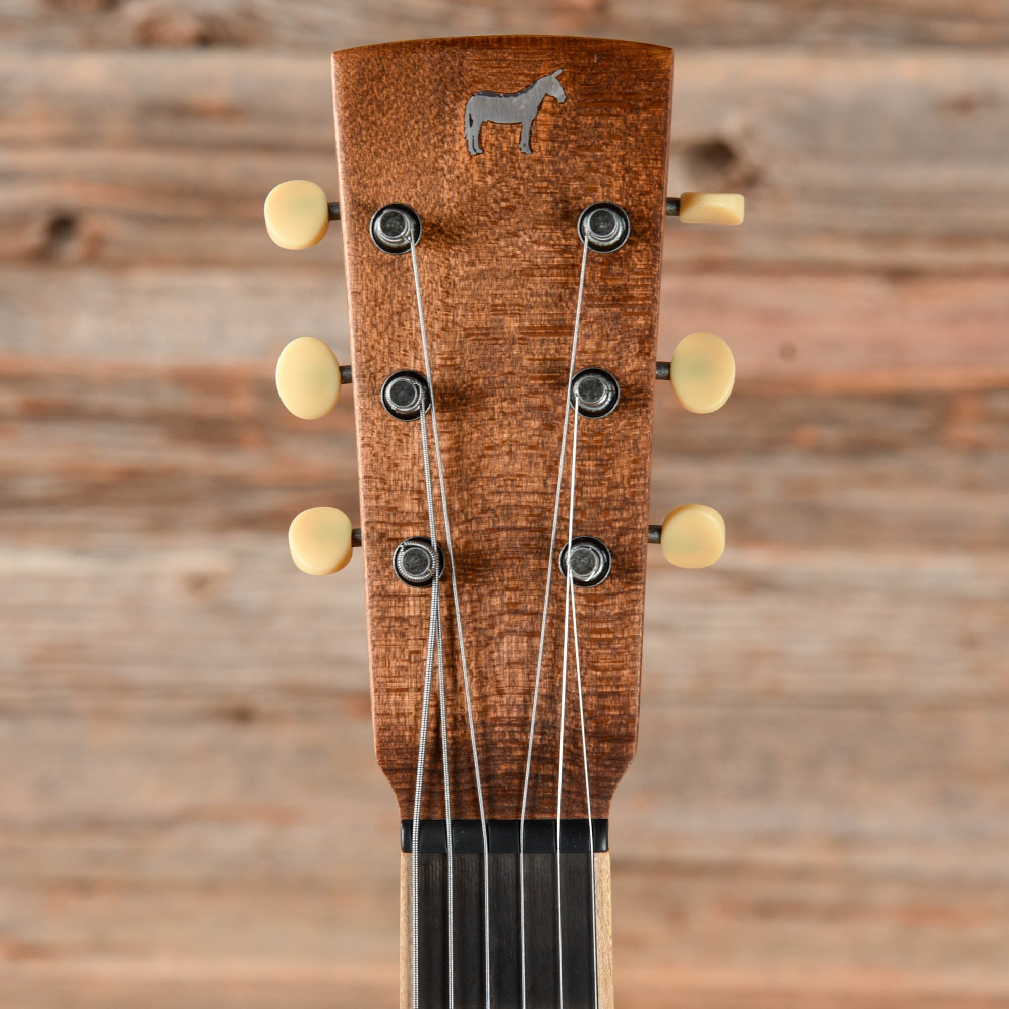 Mule Custom Mavis Cutaway Flame Maple Top Natural – Chicago Music Exchange