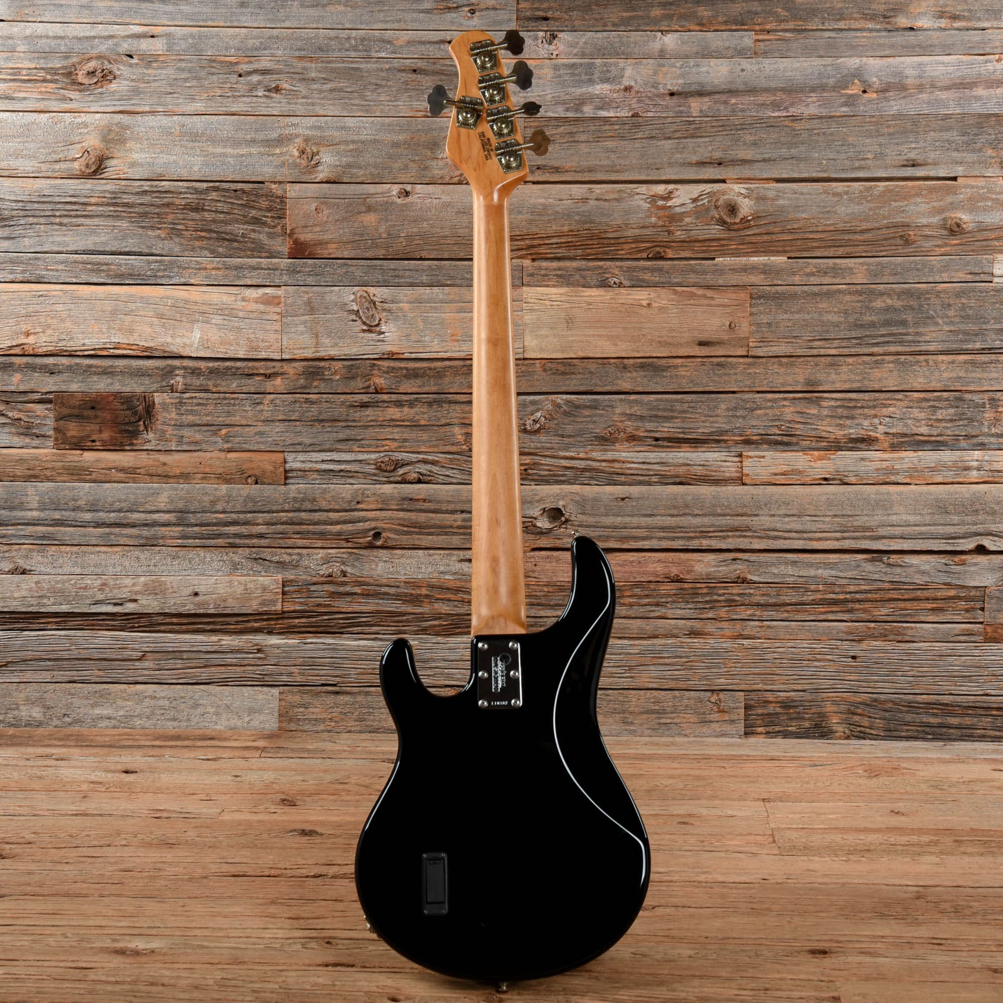 Music Man StingRay 5H Fretless Black 1999 – Chicago Music Exchange