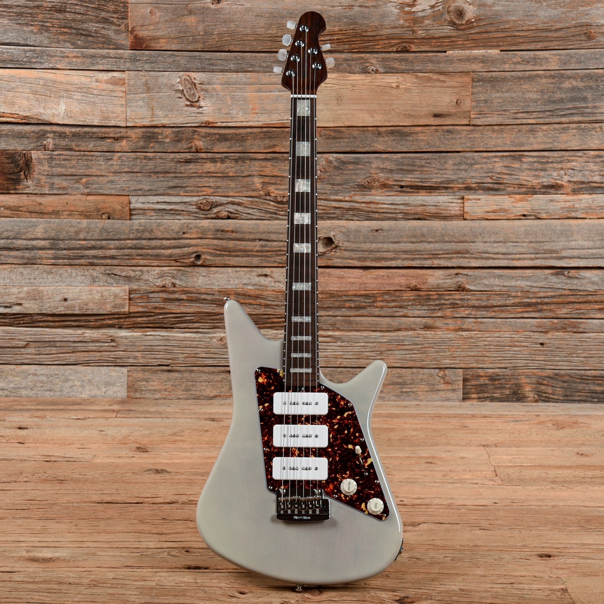 Music Man Ball Family Reserve Albert Lee MM90 Ghost In A Shell White 2 ...