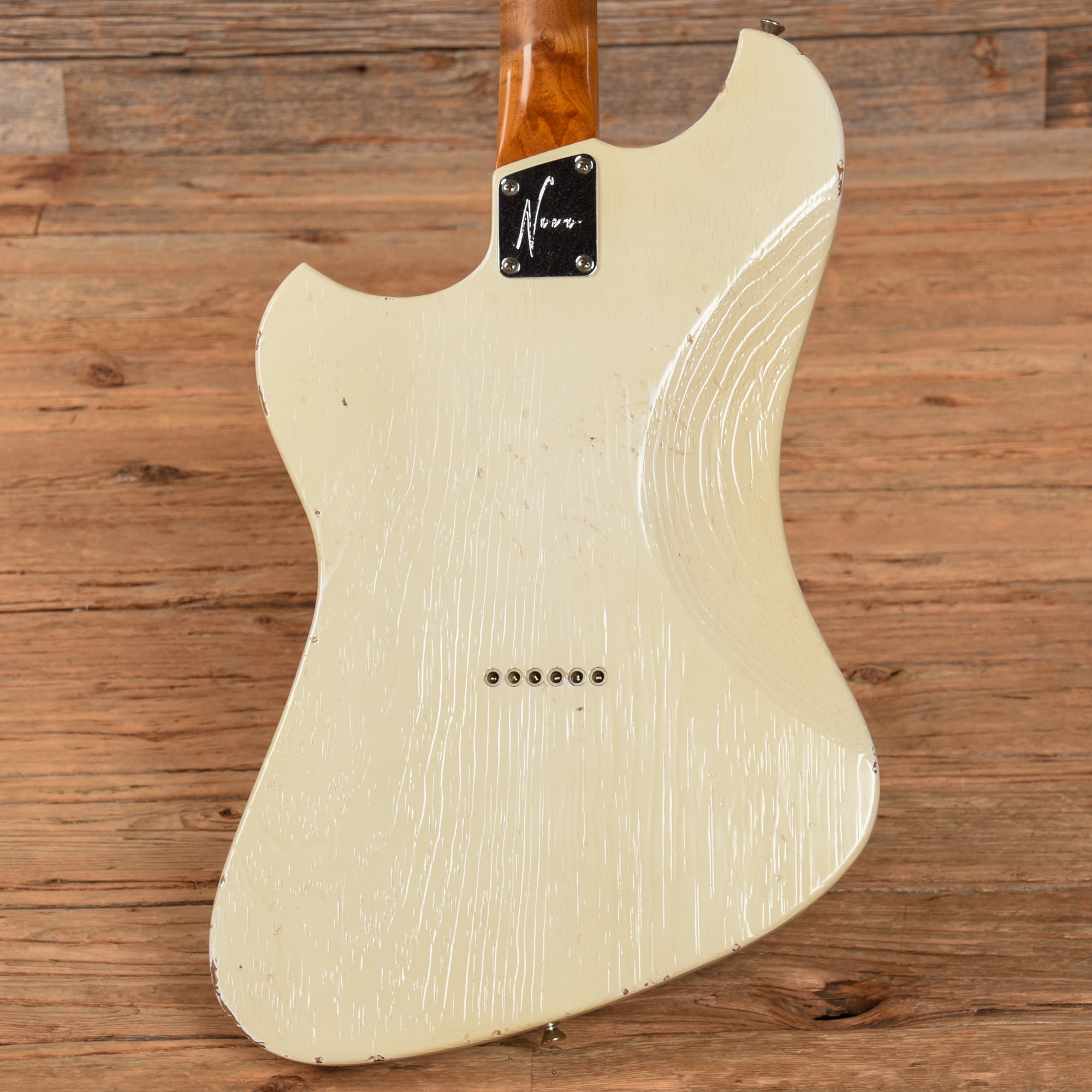 Novo Voltur Aged White 2021 – Chicago Music Exchange