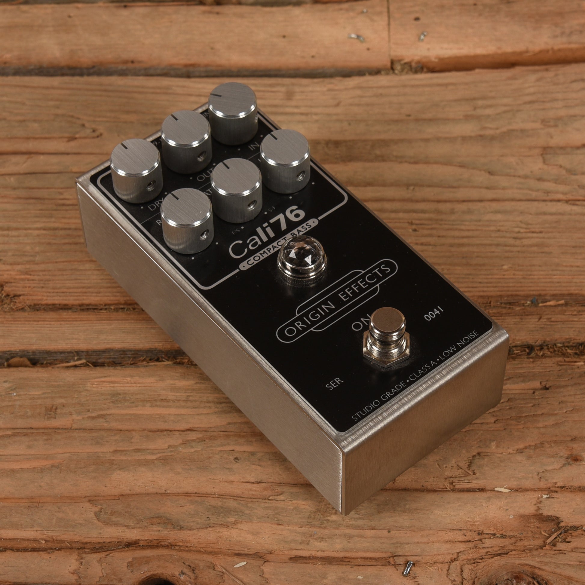 Origin Effects Cali76 Compact Bass Compressor – Chicago Music Exchange