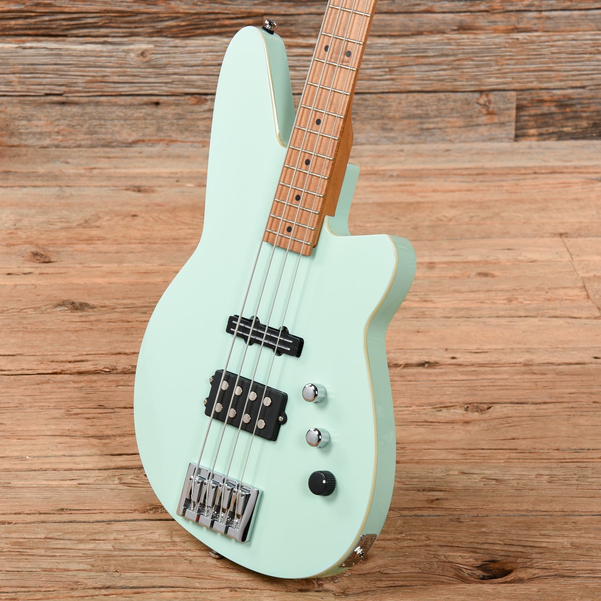 Reverend Raymond Bass Sea Foam Green – Chicago Music Exchange