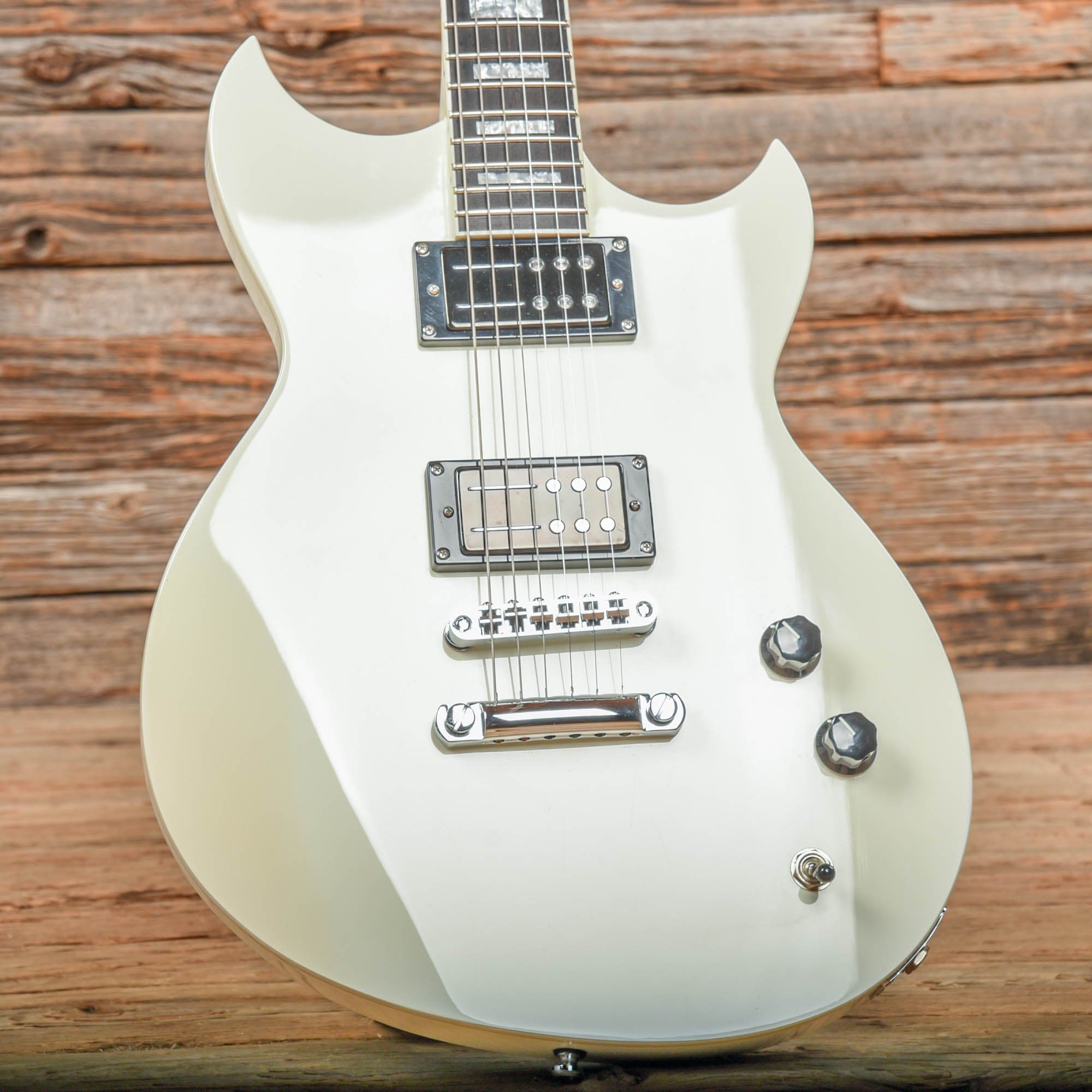 Reverend Robin Finck Signature White – Chicago Music Exchange