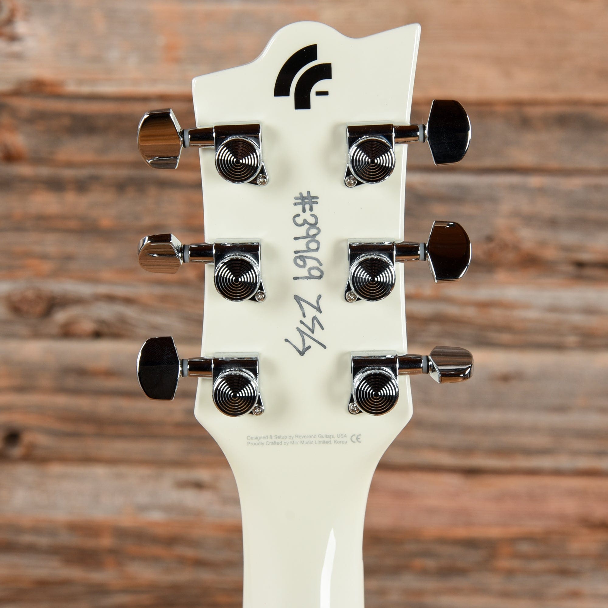 Reverend Robin Finck Signature White 2020 – Chicago Music Exchange