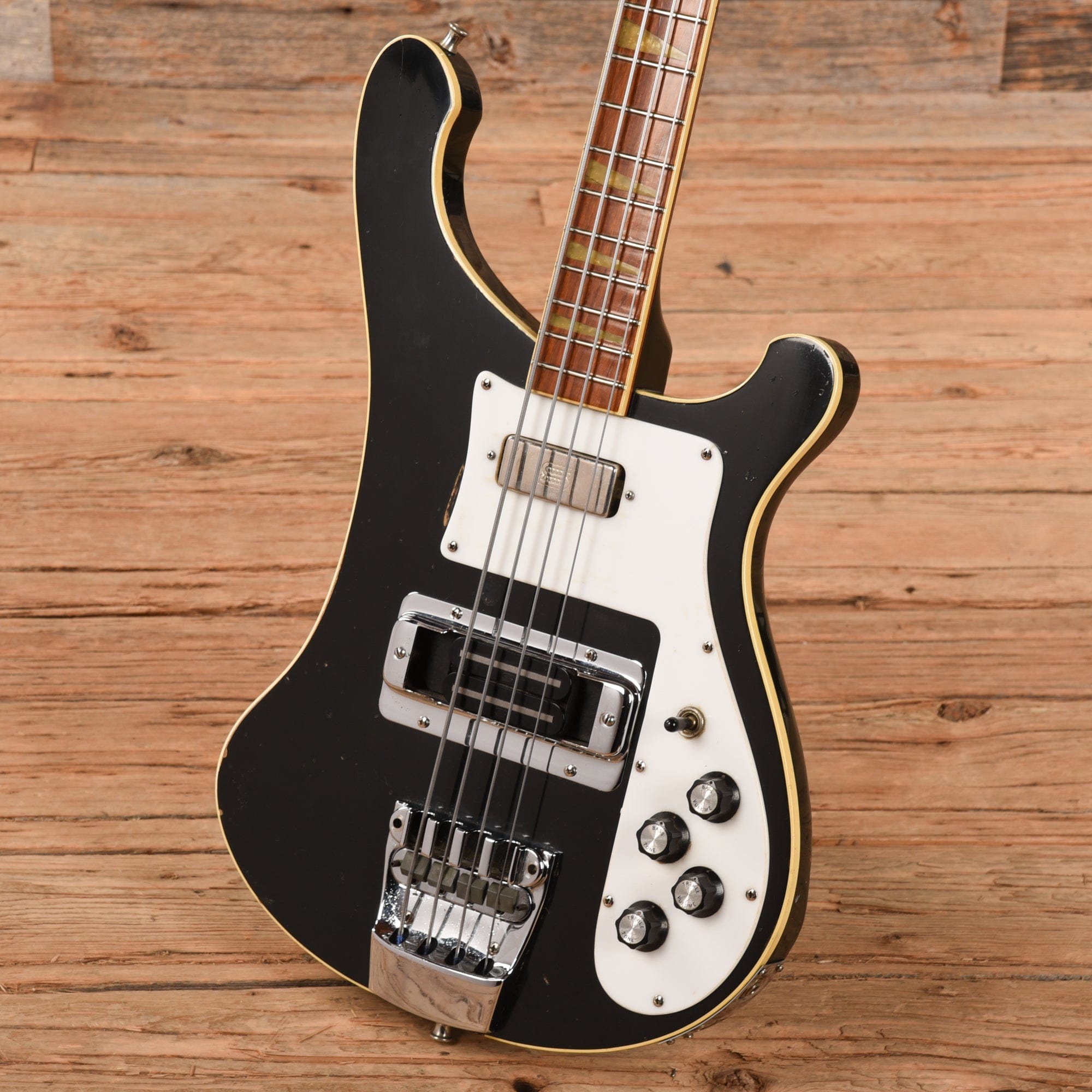 Rickenbacker 4001 Black 1976 – Chicago Music Exchange