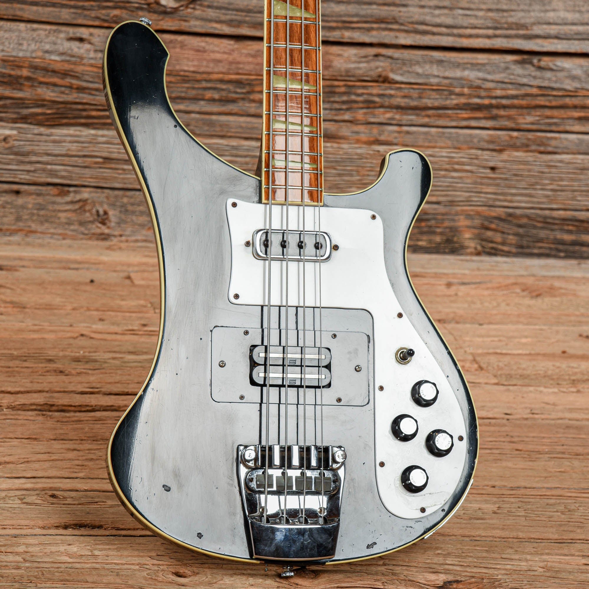 Rickenbacker 4001 Jetglo 1978 – Chicago Music Exchange