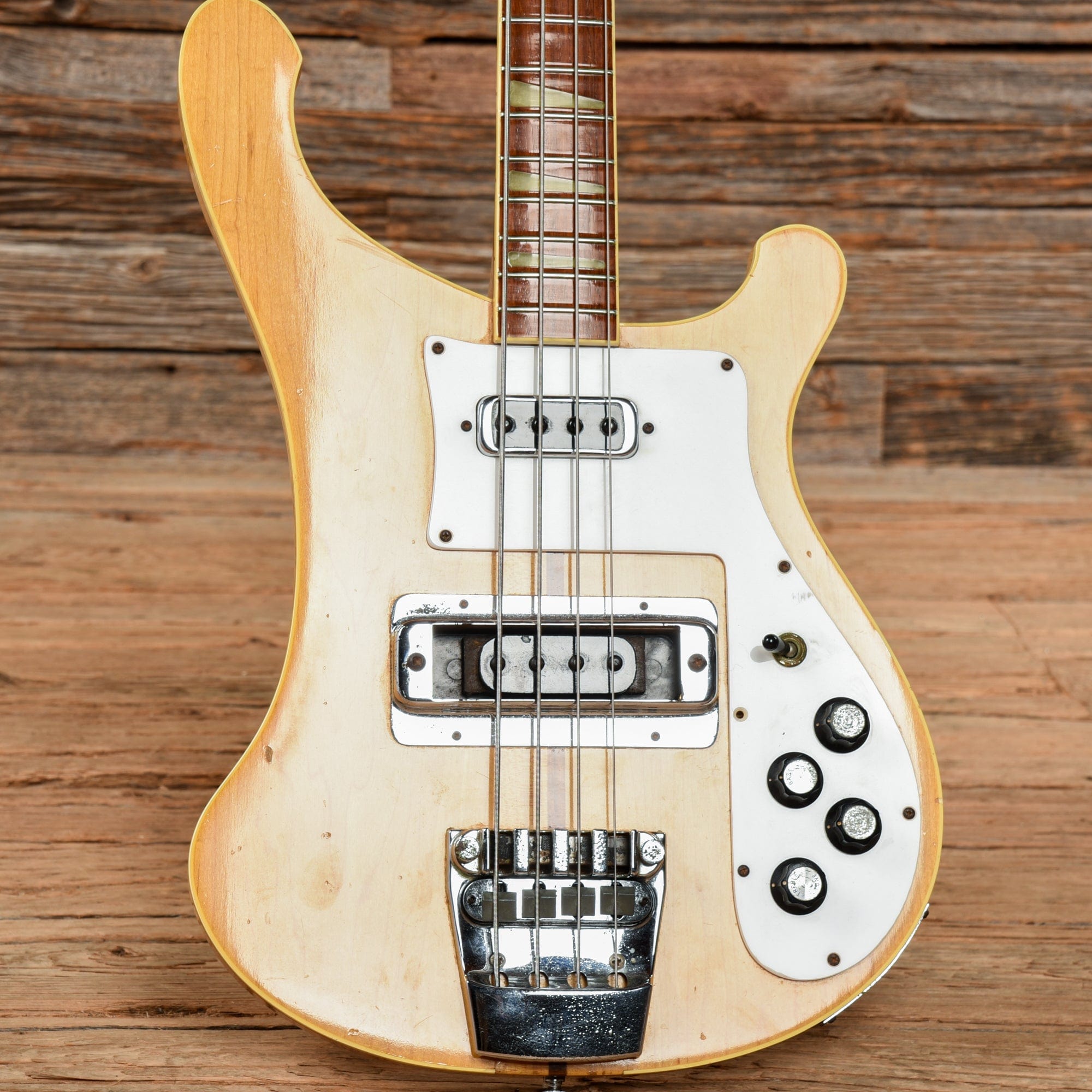 Rickenbacker 4001 Mapleglo 1976 – Chicago Music Exchange