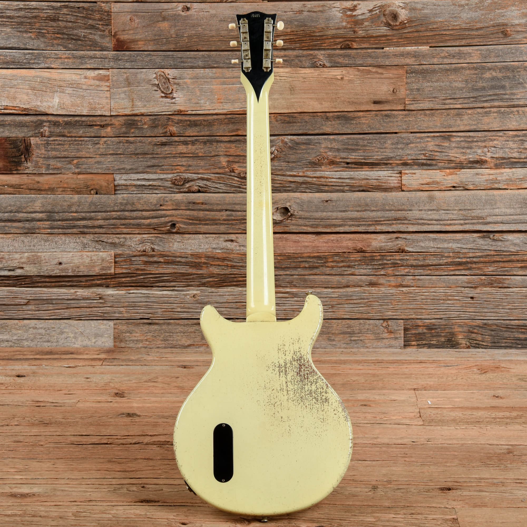 Rock N Roll Relics Thunders DC Aged White 2018 – Chicago Music Exchange