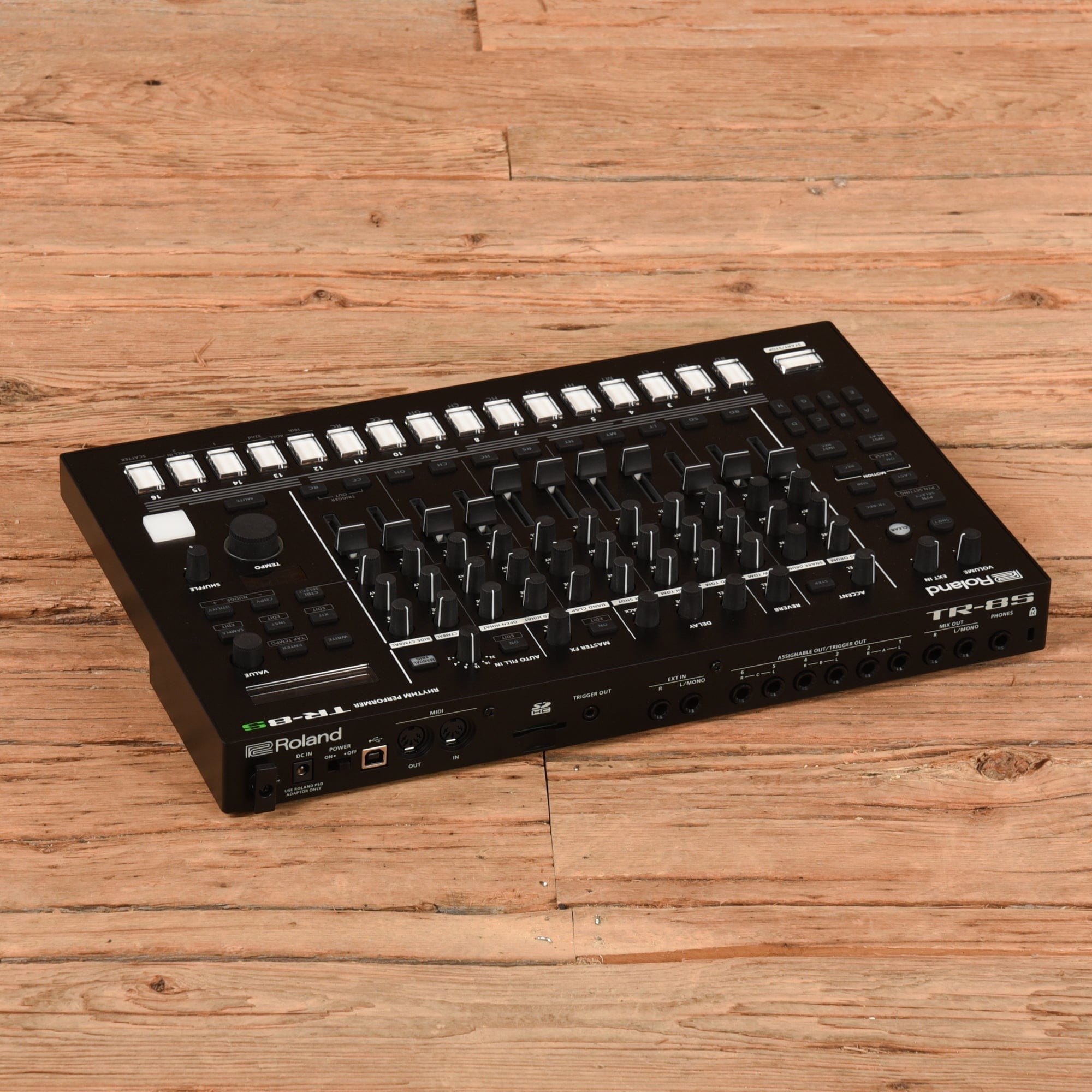 Roland TR-8S Rhythm Performer Drum Machine – Chicago Music Exchange