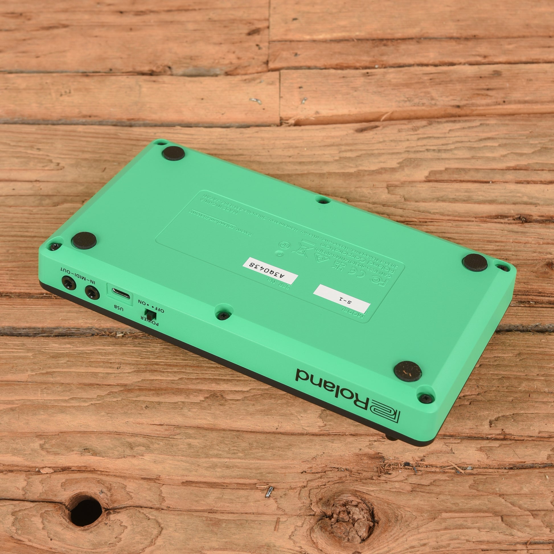 Roland S-1 AIRA Compact Tweak Synthesizer – Chicago Music Exchange