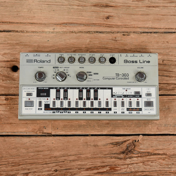 Roland TB-303 Bass Line – Chicago Music Exchange