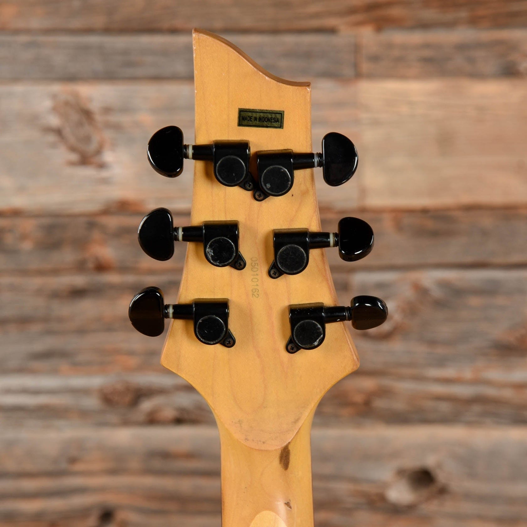 Schecter Omen-6 Walnut Satin – Chicago Music Exchange