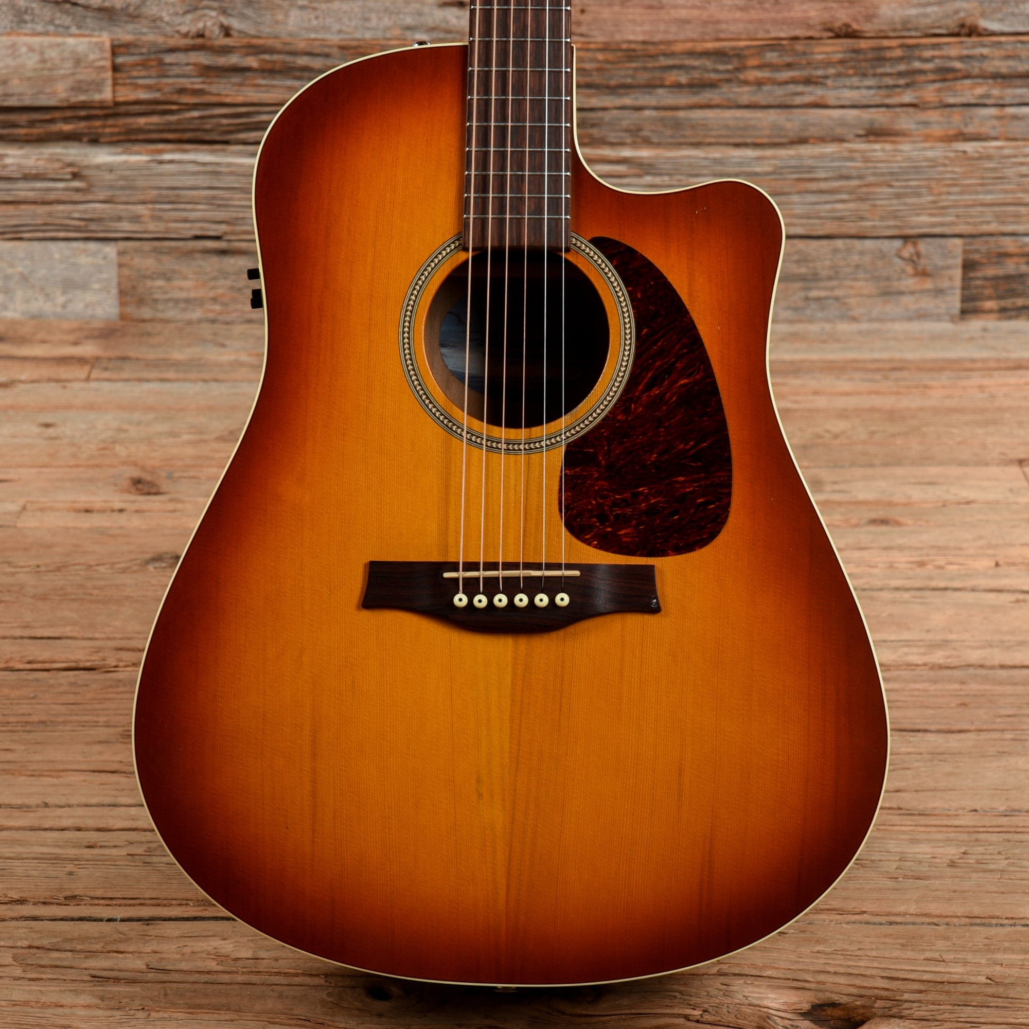 Seagull Entourage Rustic CW QI Sunburst – Chicago Music Exchange