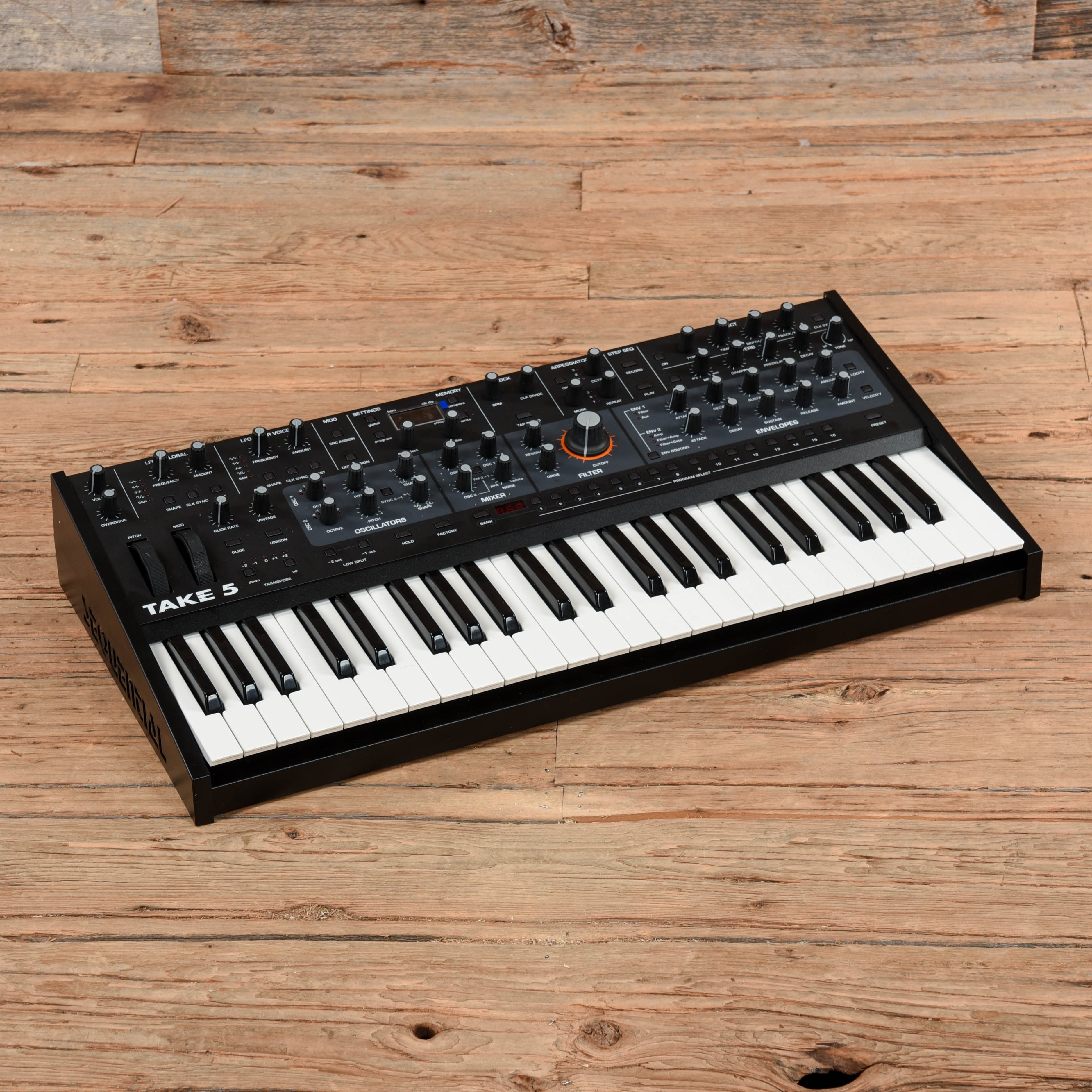 Sequential Circuits Take 5 44-Key 5-Voice Compact Polyphonic Synthesiz ...