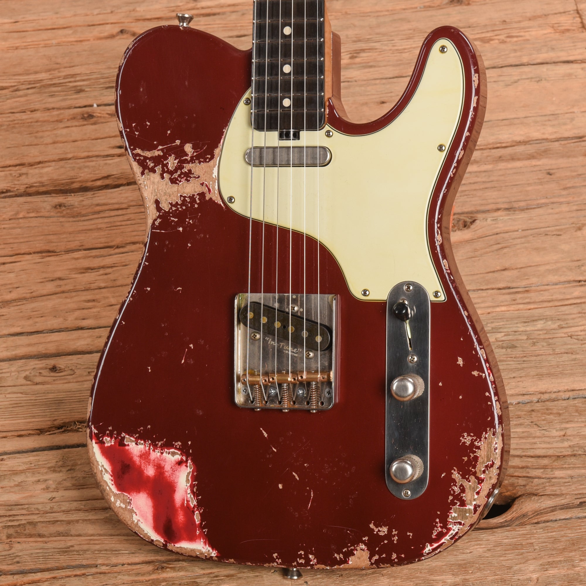 Shabat Lion Dakota Red Over White 2025 – Chicago Music Exchange