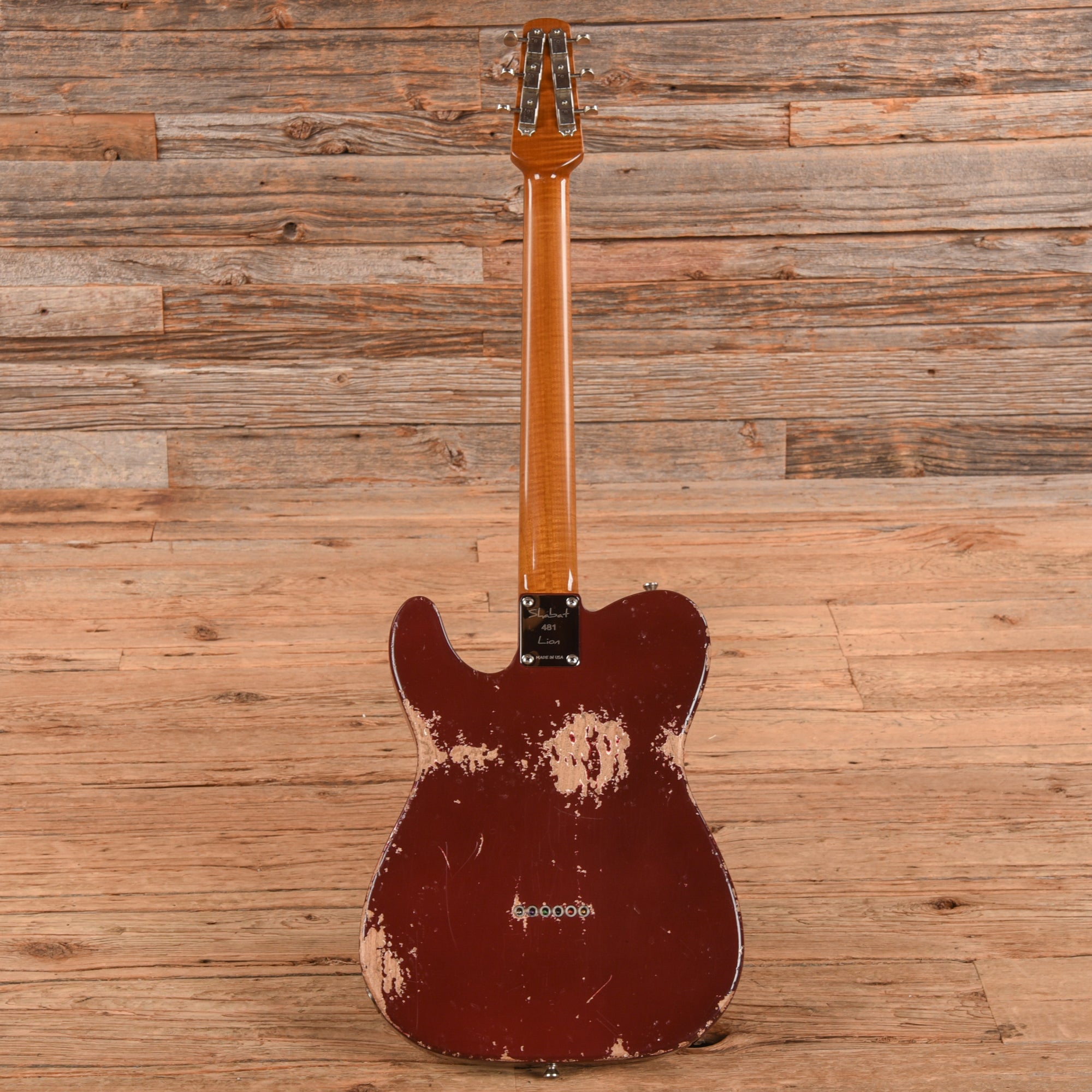 Shabat Lion Dakota Red Over White 2025 – Chicago Music Exchange