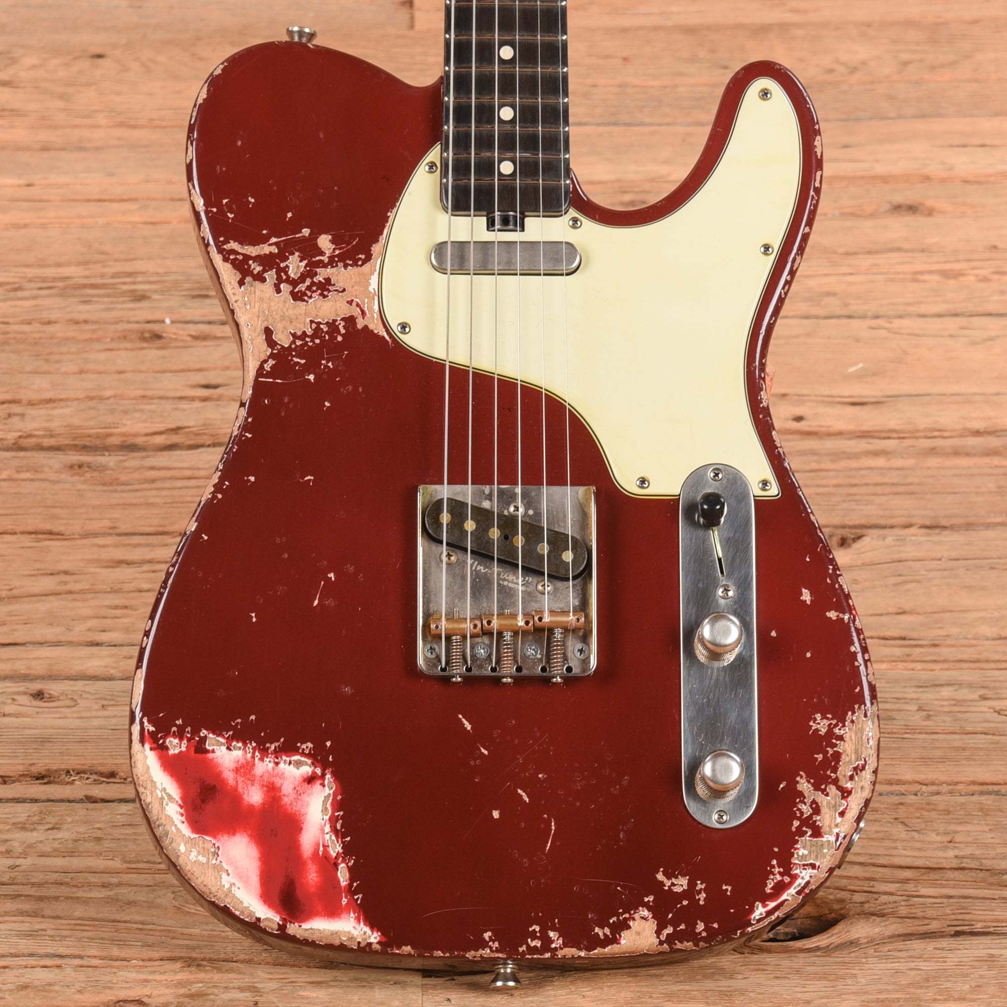 Shabat Lion Dakota Red Over White 2025 – Chicago Music Exchange