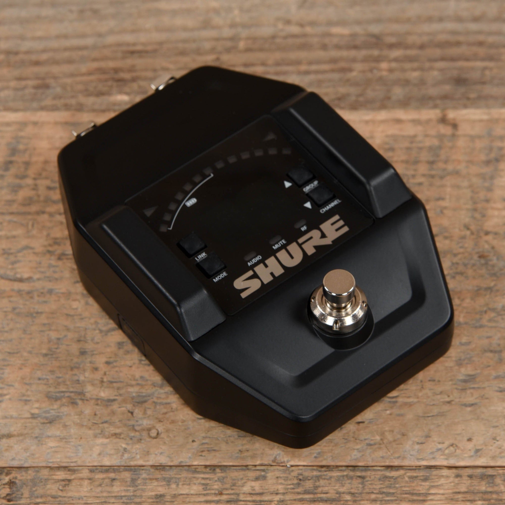 Shure GLXD16+ Wireless Guitar Pedal System – Chicago Music Exchange