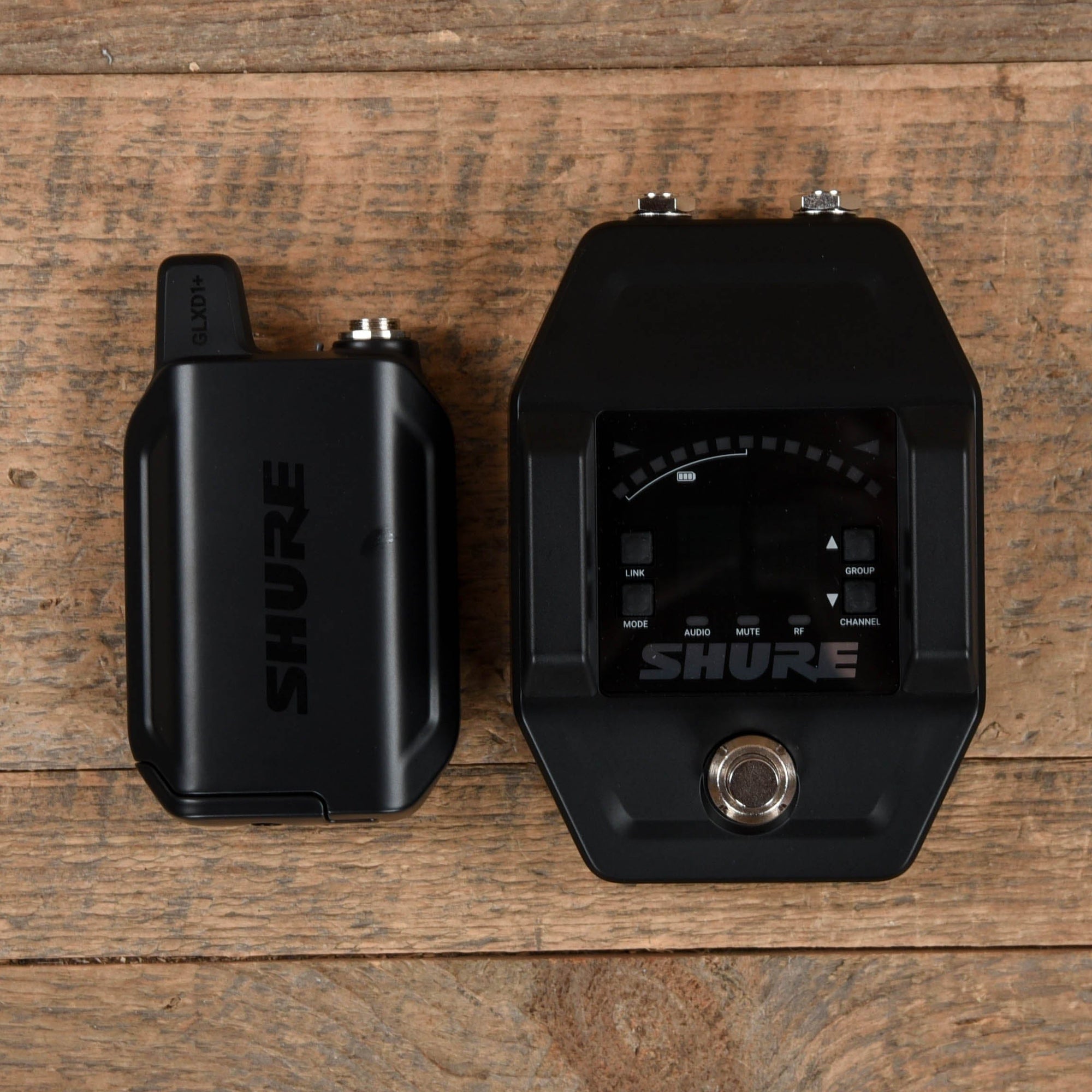 Shure GLXD16+ Wireless Guitar Pedal System – Chicago Music Exchange