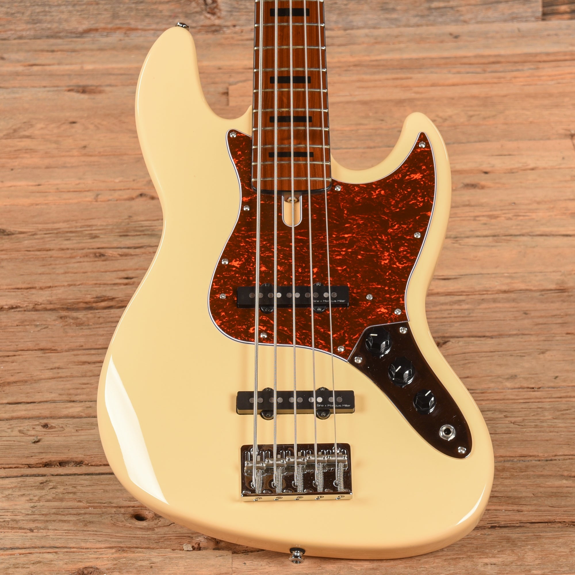 Sire Marcus Miller V5 5-String White – Chicago Music Exchange