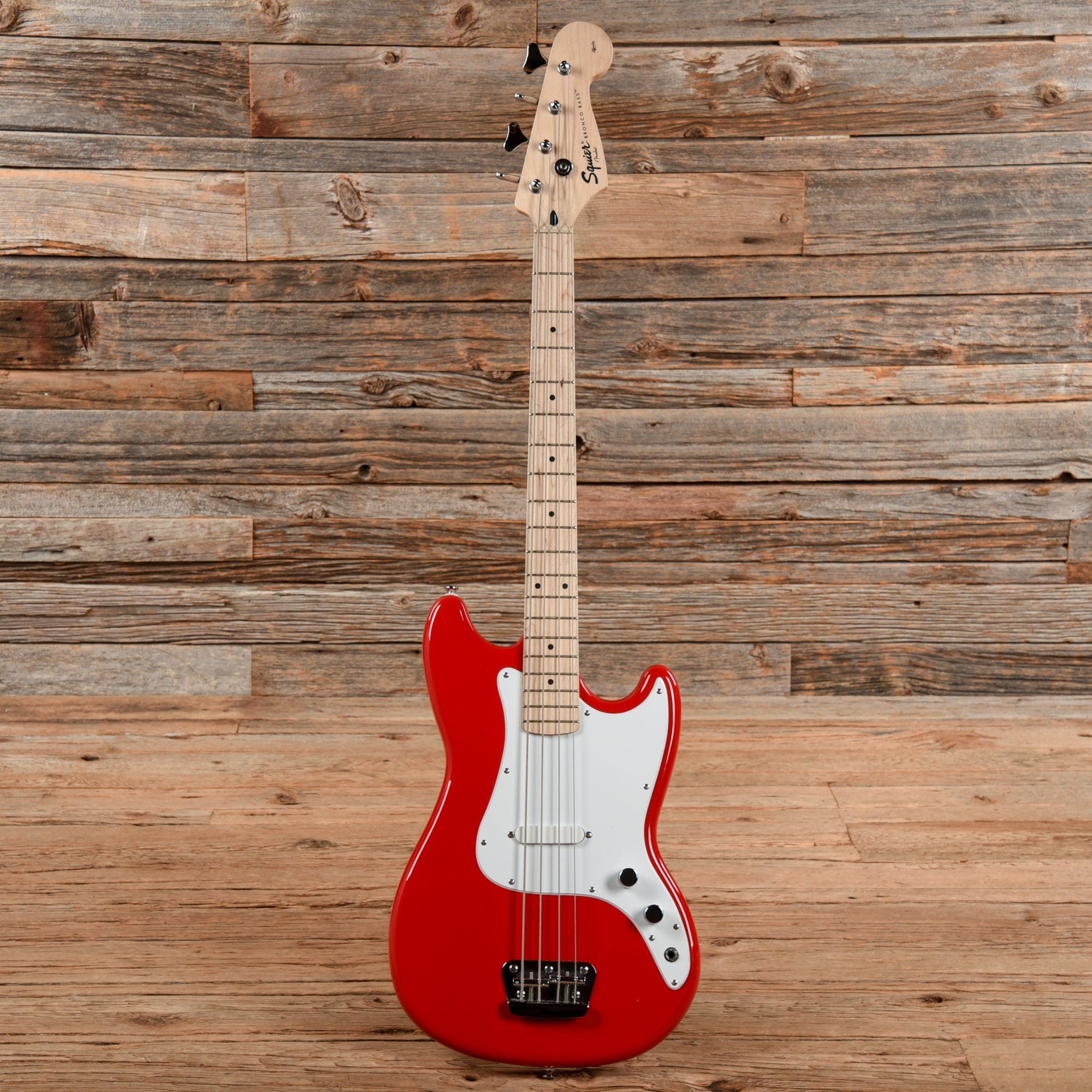 Squier Affinity Bronco Bass Red 2018 – Chicago Music Exchange