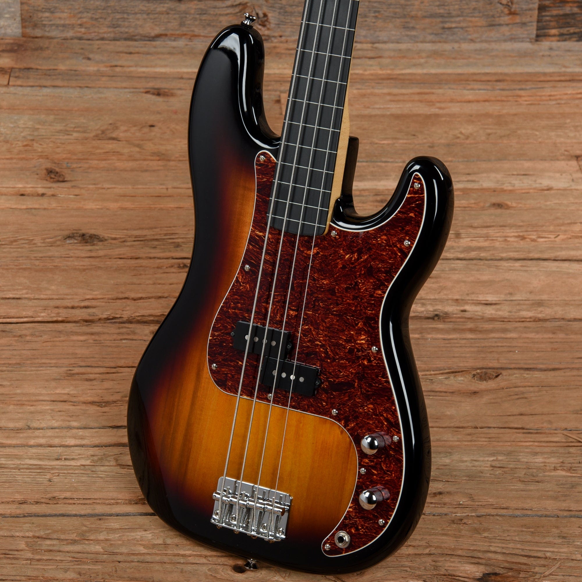 Squier Vintage Modified Fretless Precision Bass Sunburst 2018 – Chicago ...
