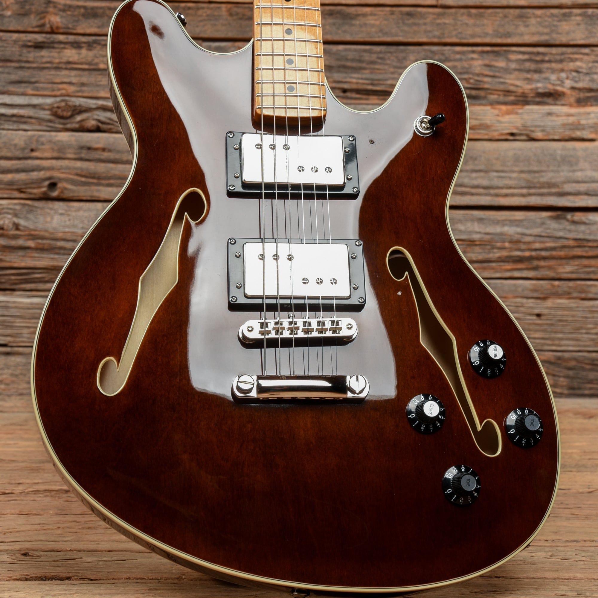 Squier Classic Vibe Starcaster Walnut – Chicago Music Exchange