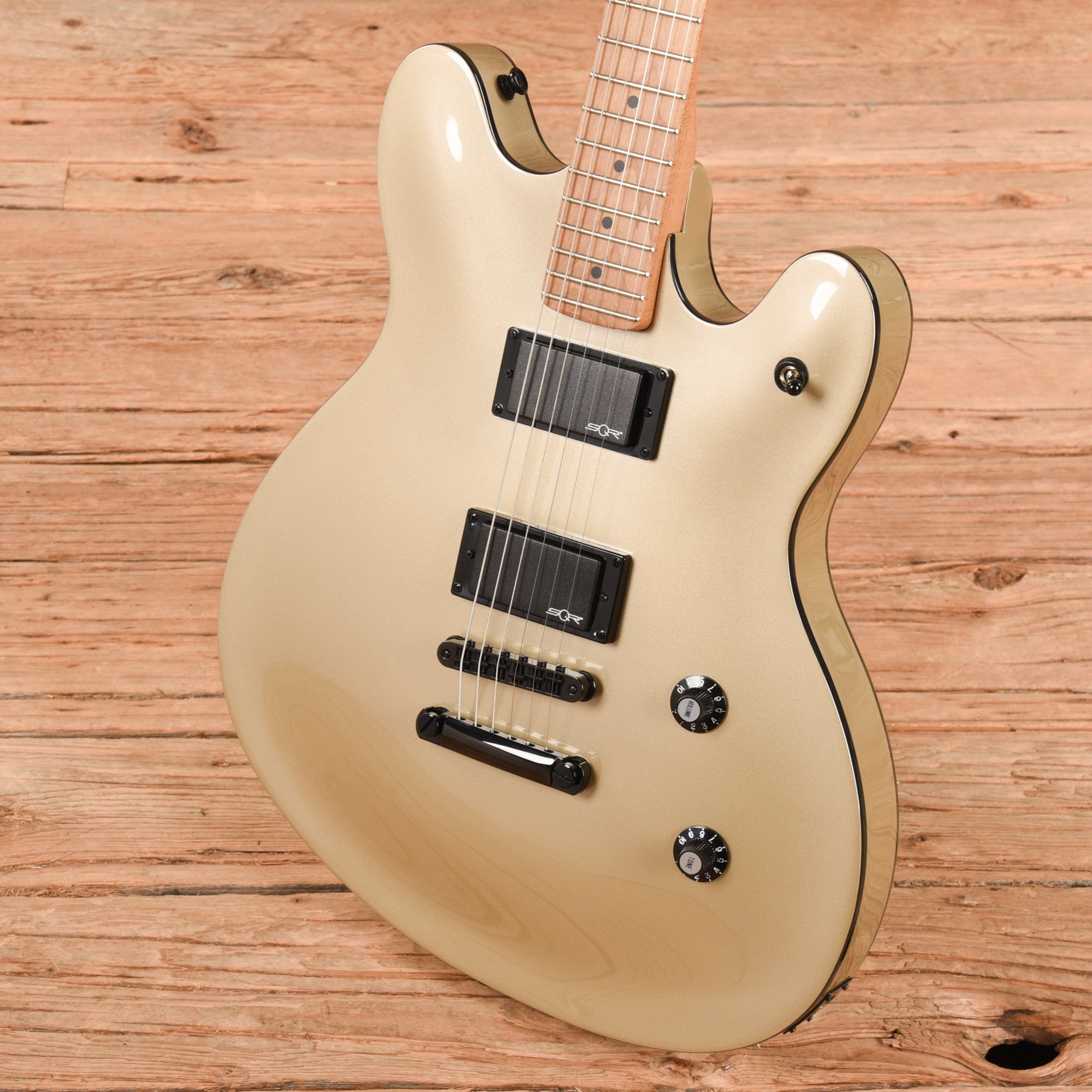 Squier Contemporary Active Starcaster Shoreline Gold 2022 – Chicago ...