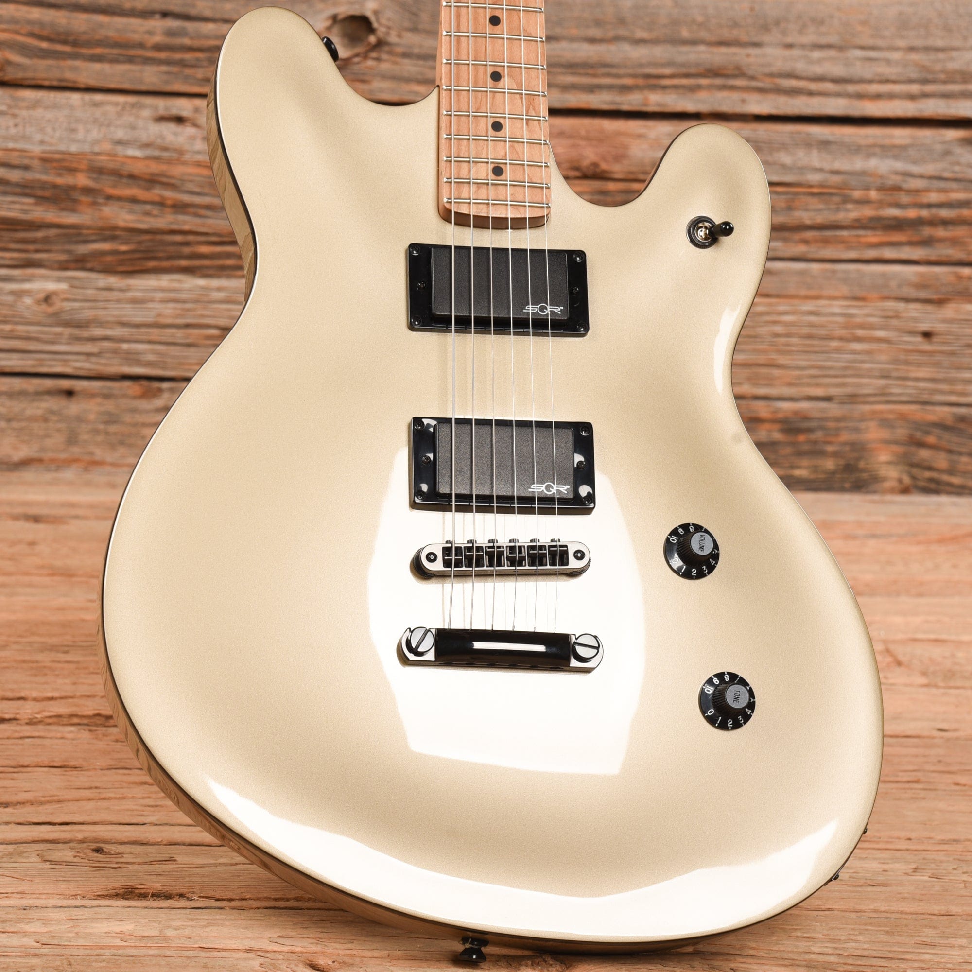Squier Contemporary Active Starcaster Shoreline Gold 2022 – Chicago ...