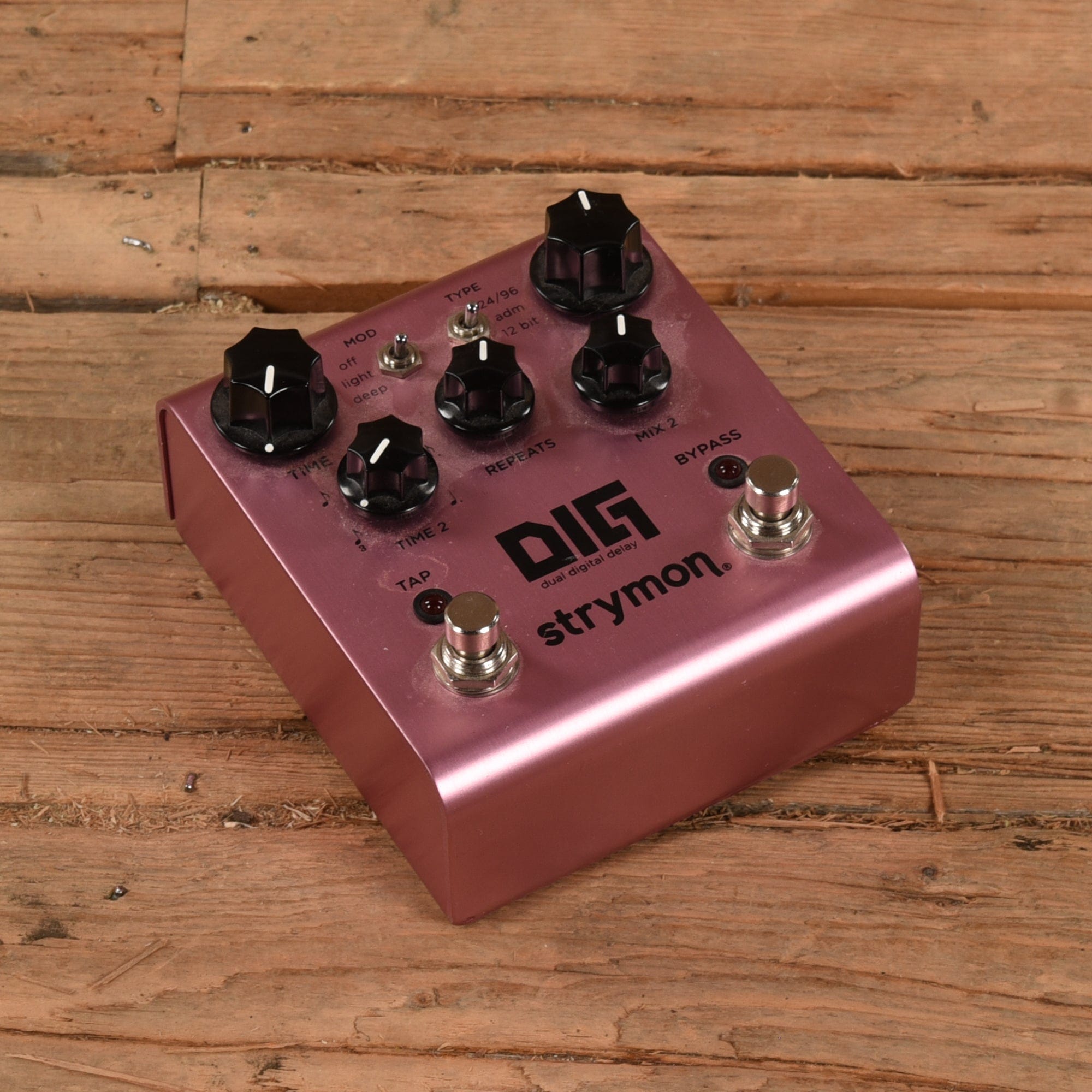 Strymon DIG Dual Digital Delay V1 – Chicago Music Exchange
