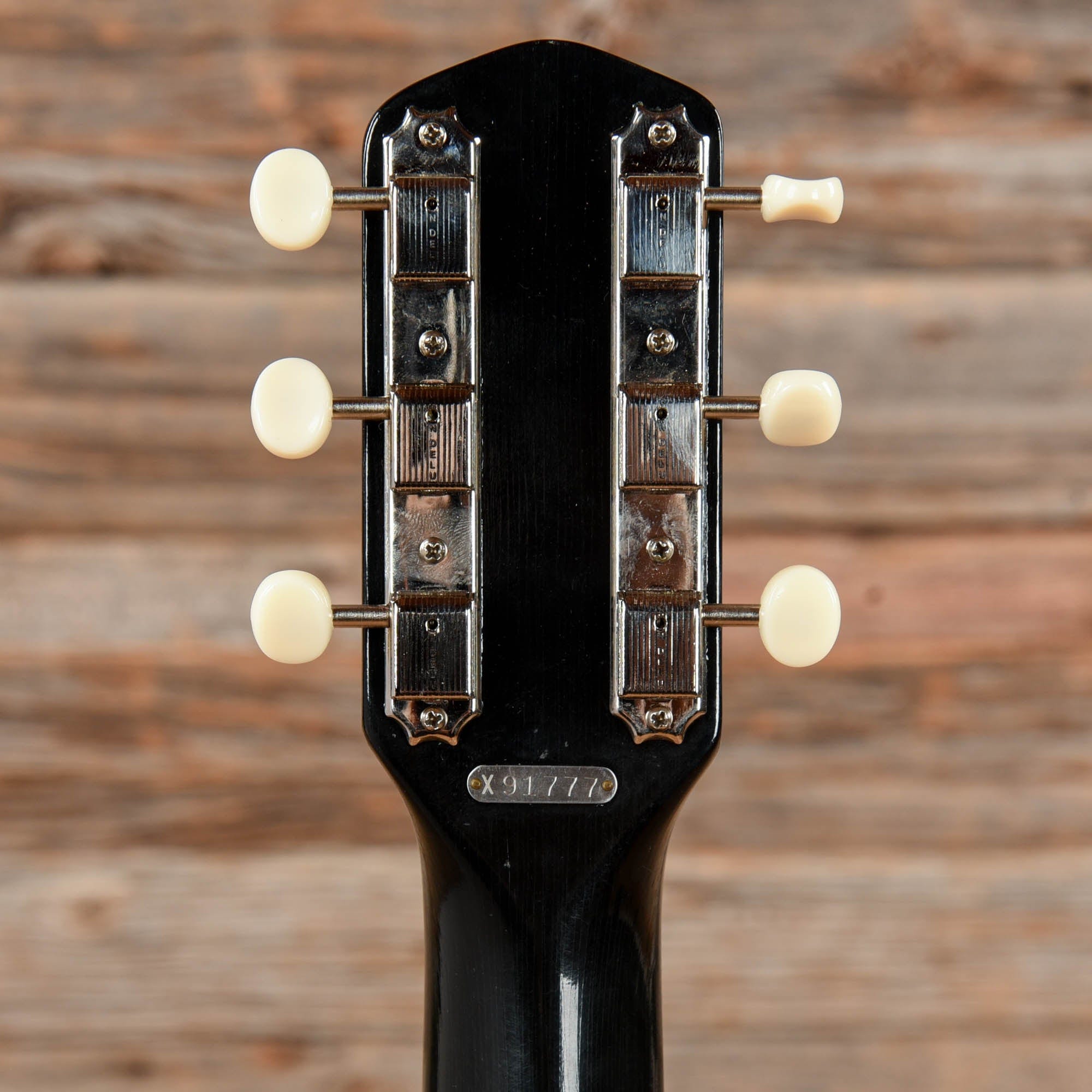 Supro 3033s Gold 1958 – Chicago Music Exchange