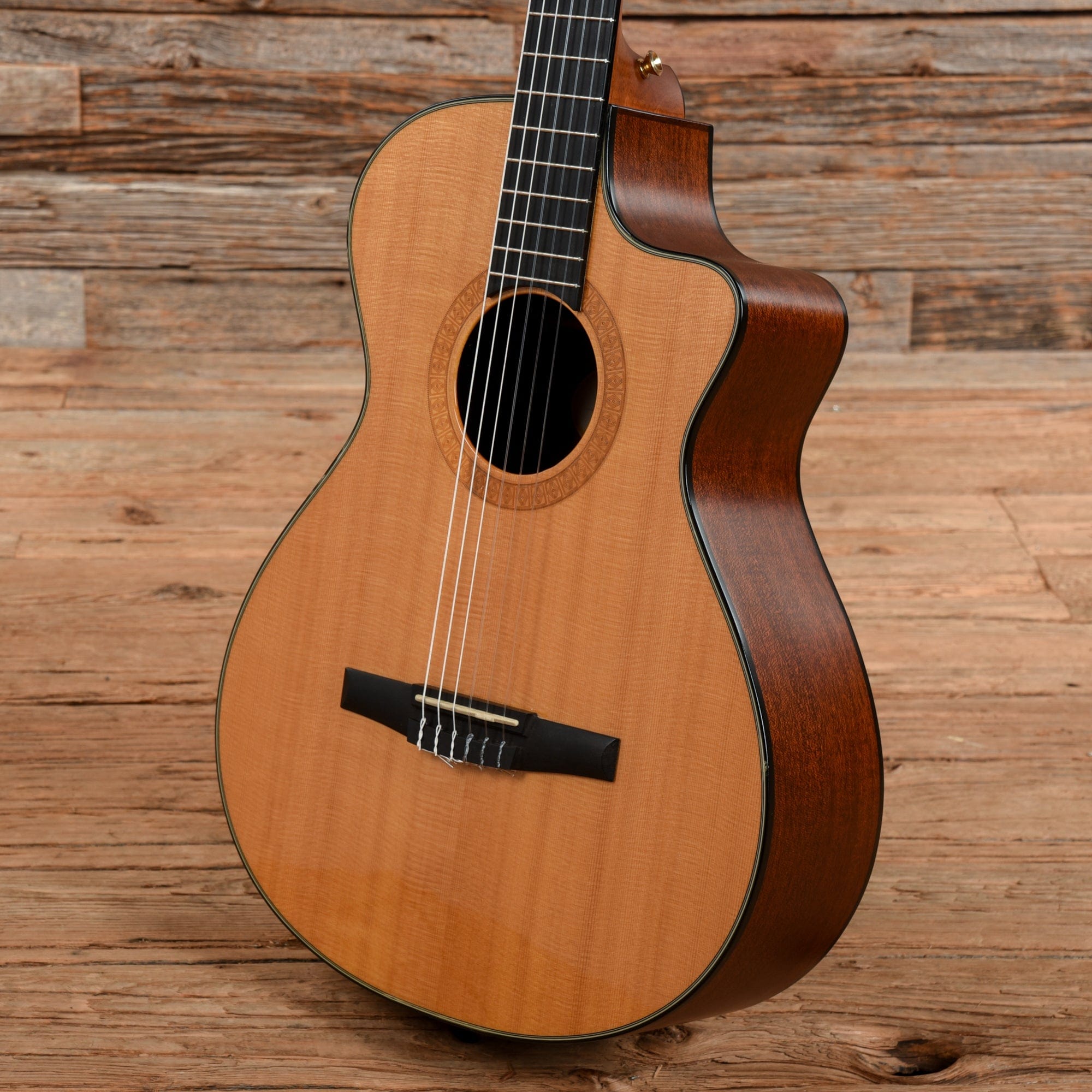 Taylor NS32CE Natural 2004 – Chicago Music Exchange