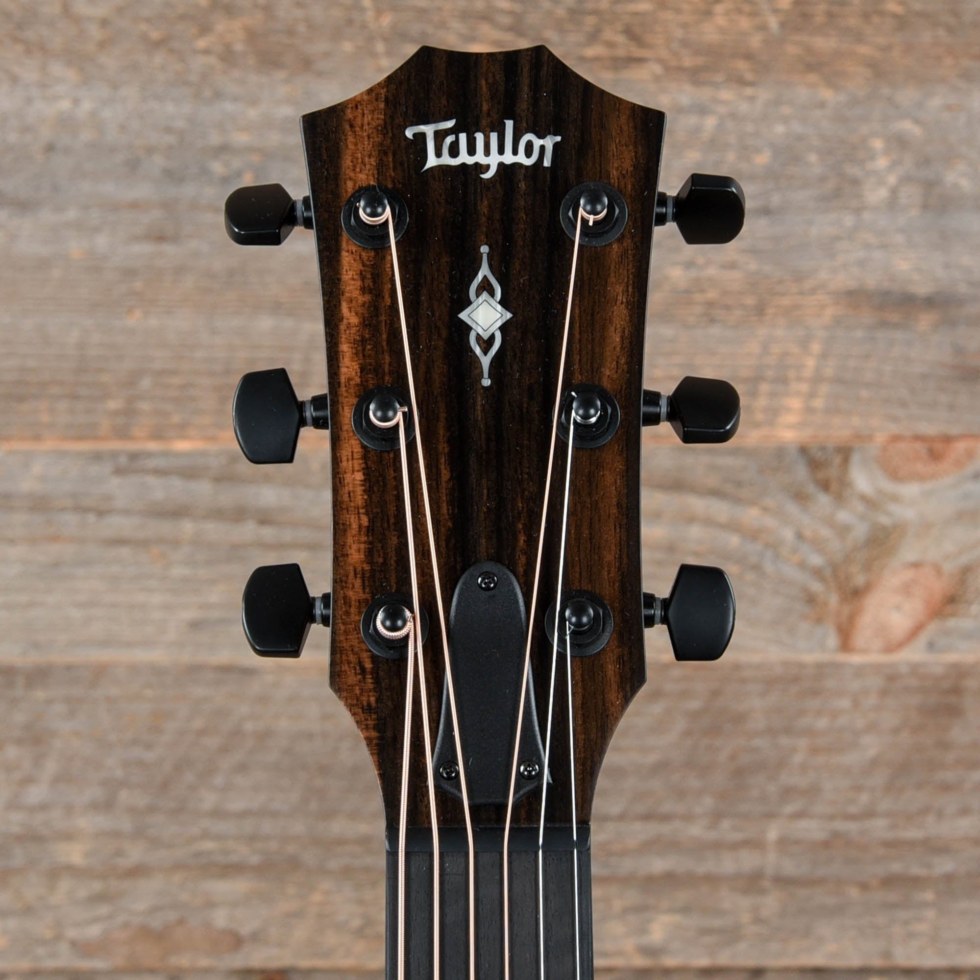Taylor 322 Grand Concert Mahogany Shaded Edgeburst – Chicago Music Exchange